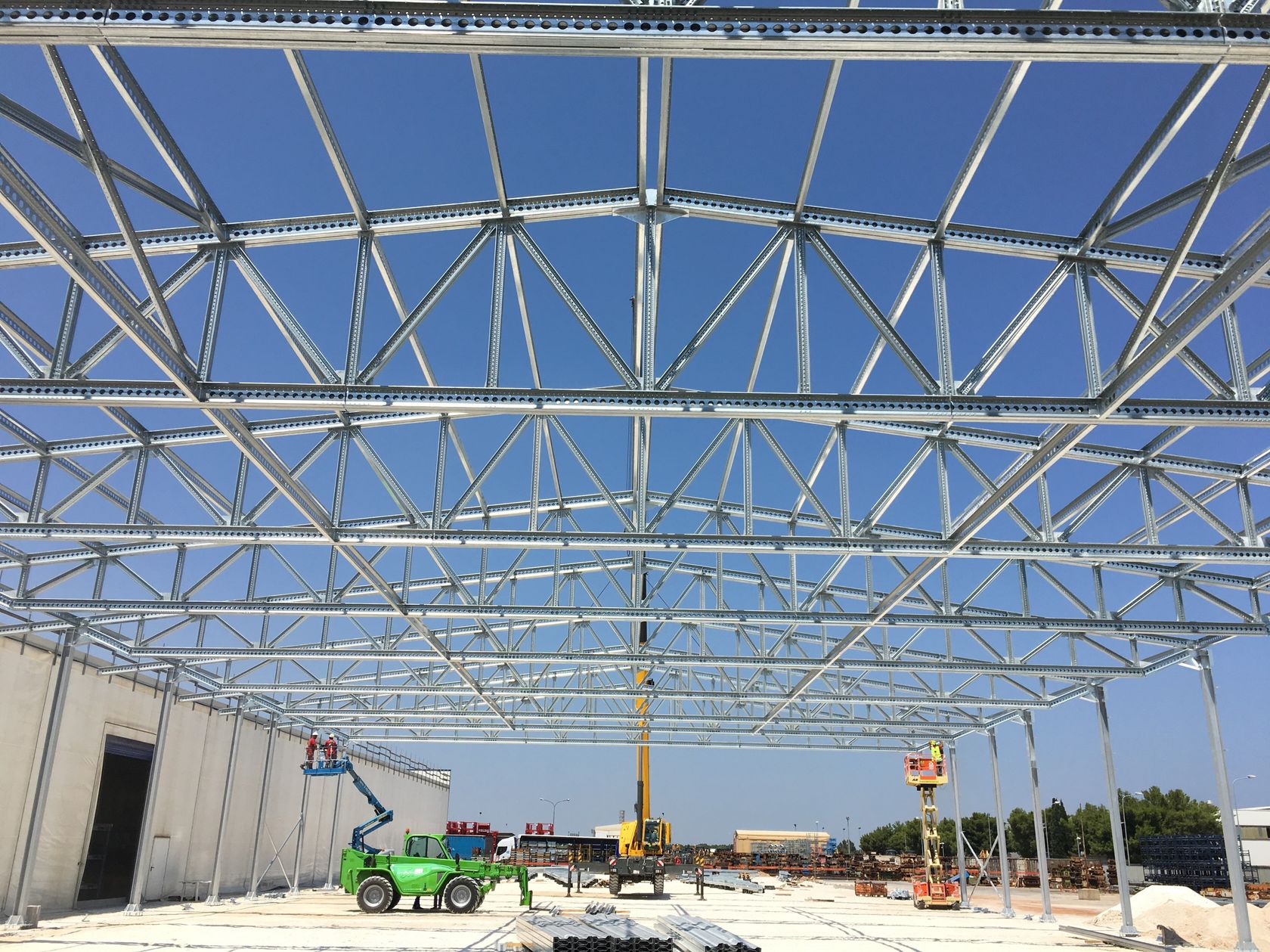 Structural steel beam, column, and section SISTEMA COSTRUTTIVO ...