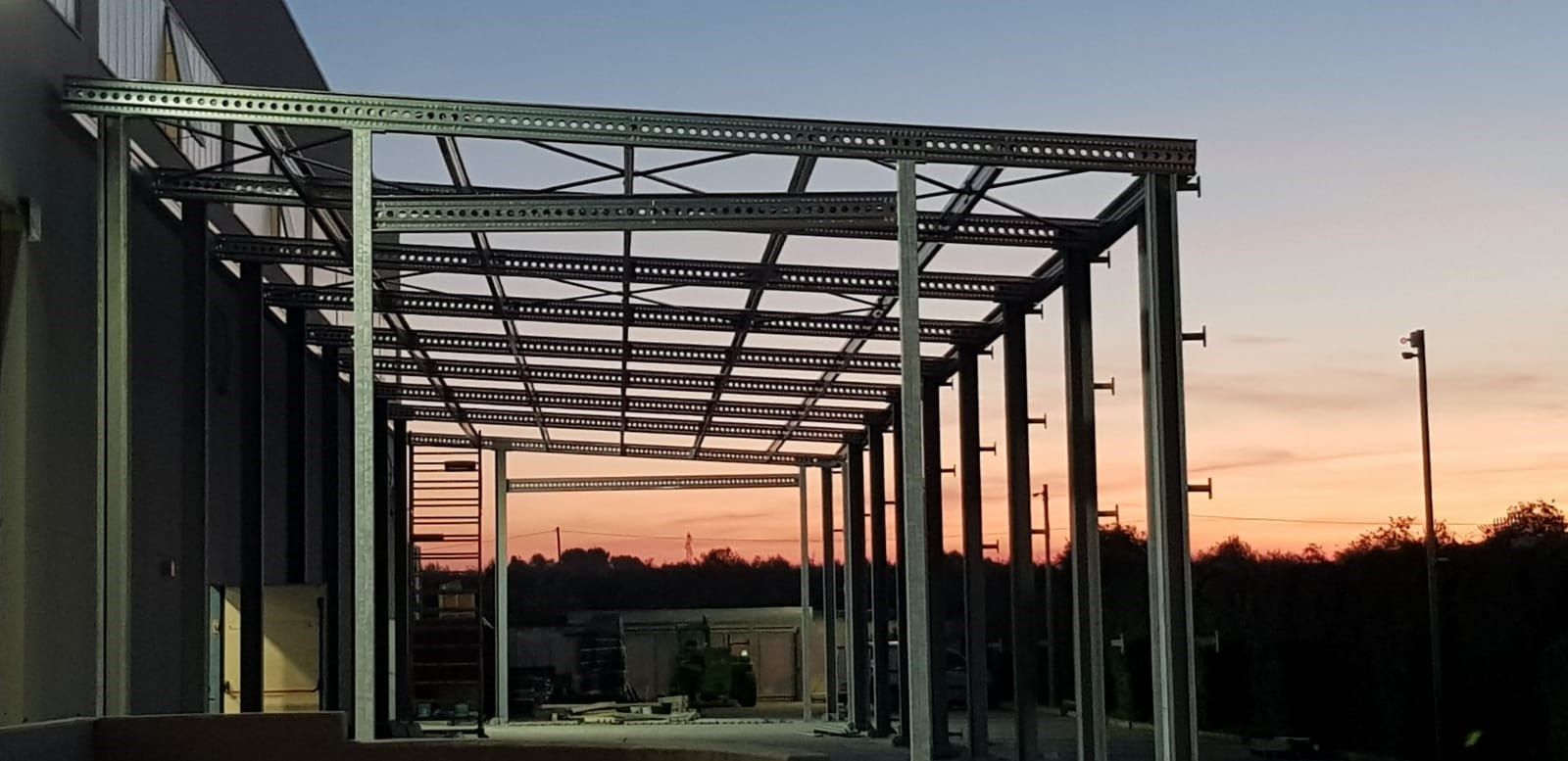 Structural steel beam, column, and section STRUCTURA COSTRUIRE By Scaff System