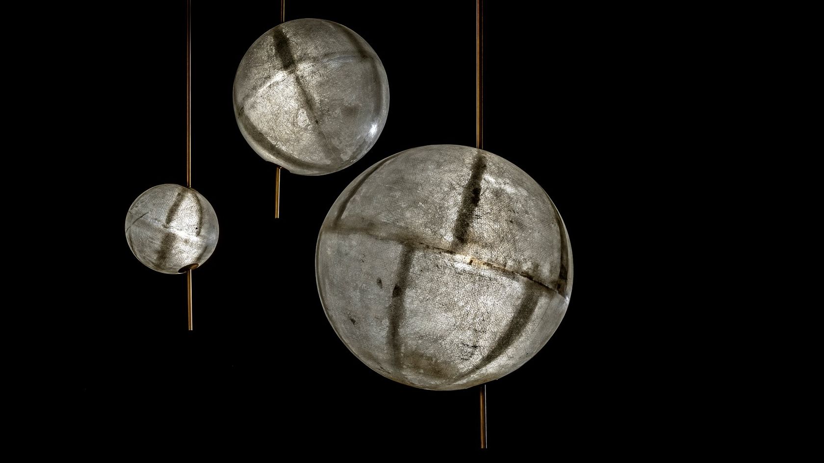 LED fiberglass pendant lamp SUPERB - ALL By Henge design Massimo Castagna