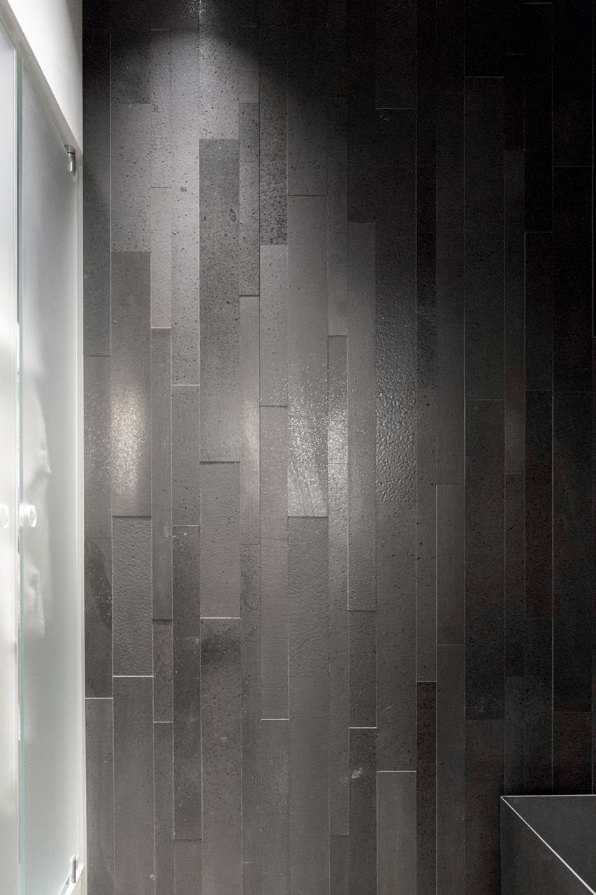 Lava stone wall/floor tiles SUPERFICI By Nerosicilia