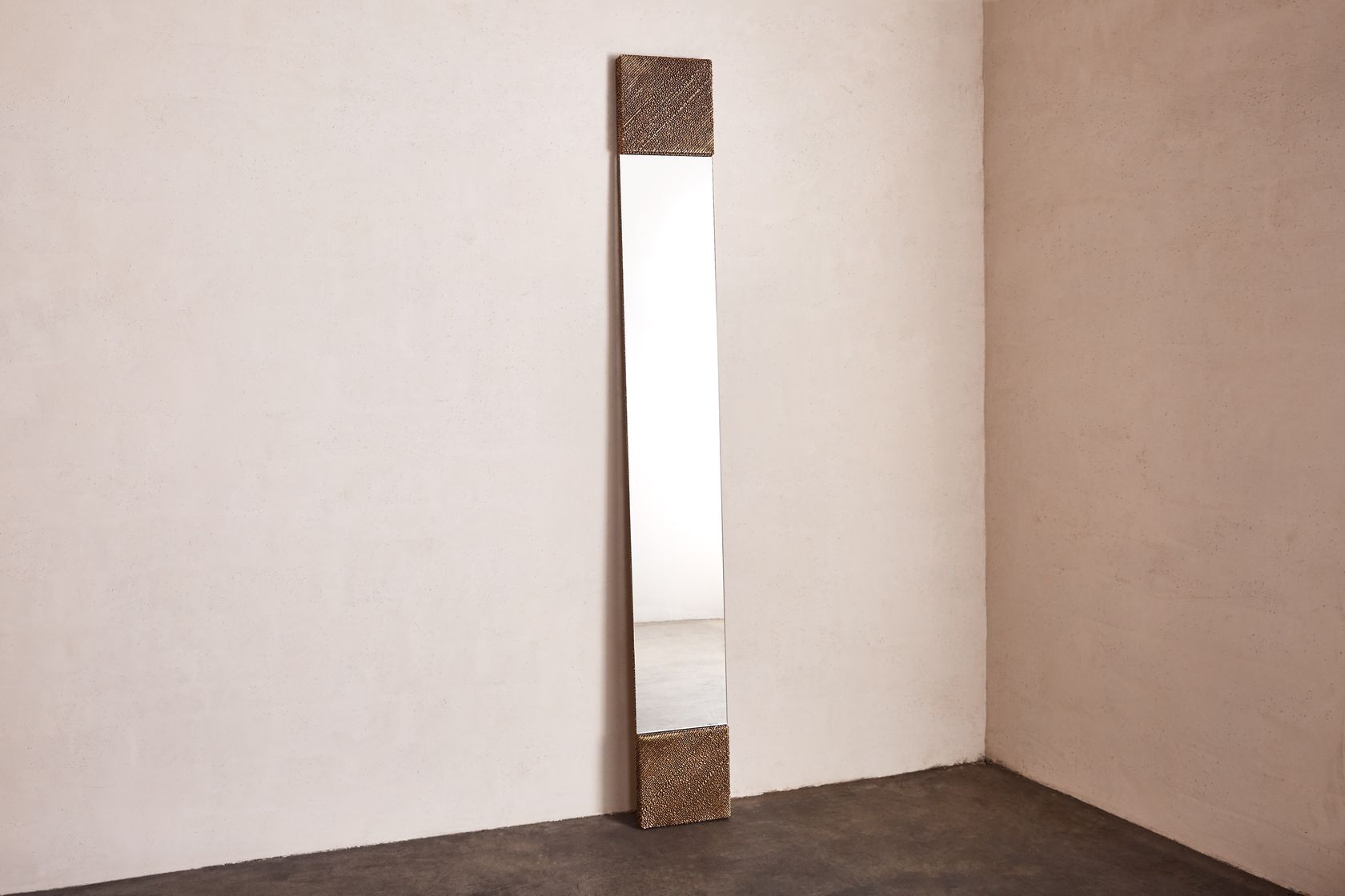 SUPERLUXE BALTHUS | Miroir sur pied By Kelly Wearstler design Kelly ...