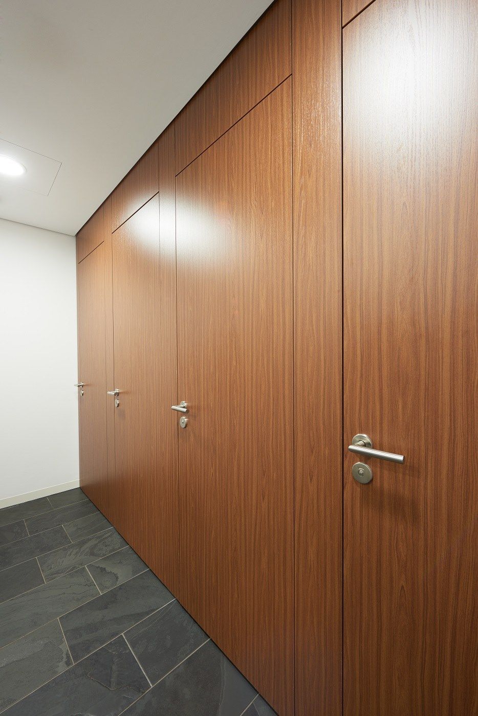 SVFG40 ALTUS Cubicle system for toilet made of chipboard By Schäfer ...