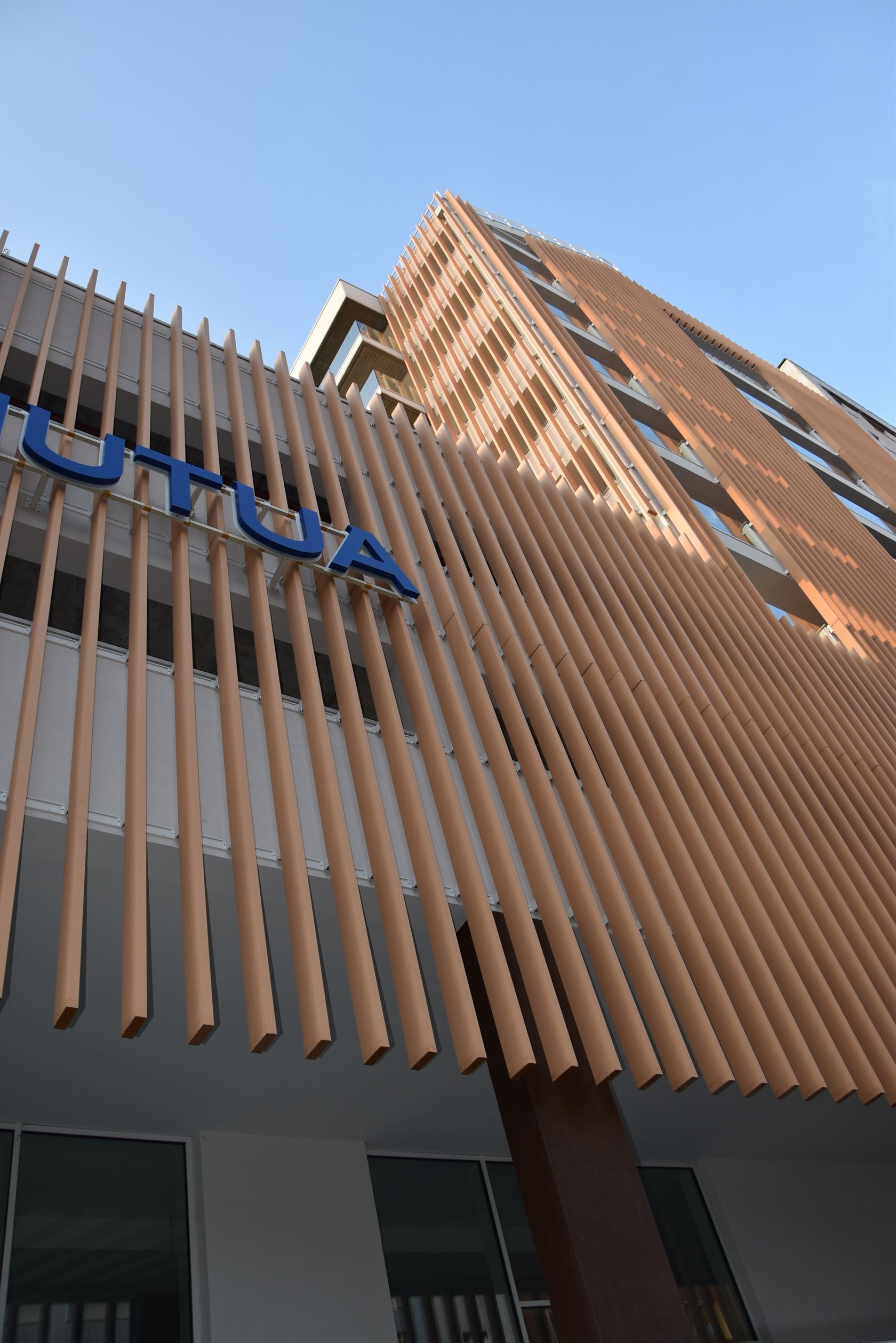 SYSTEM BLADE WPC Sistema y perfil de anclaje para fachada By PACUR