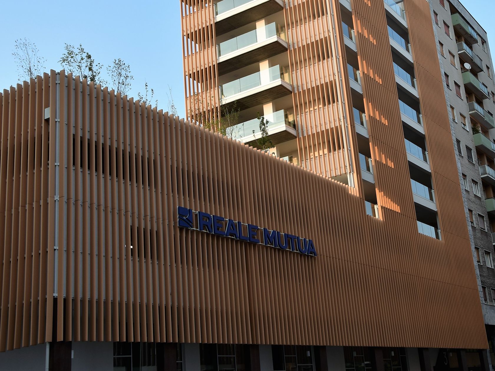 SYSTEM BLADE WPC Sistema y perfil de anclaje para fachada By PACUR