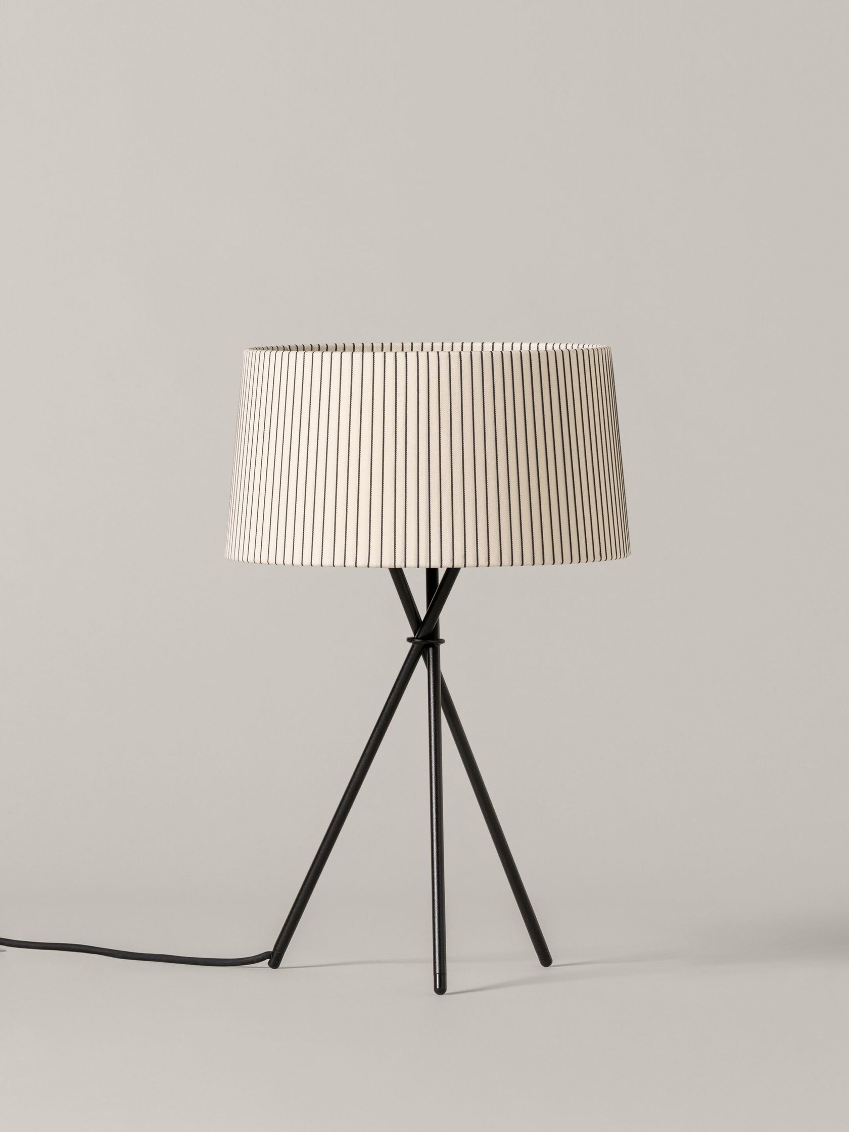 TRÍPODE G6/TRÍPODE M3 Table lamp By Santa & Cole