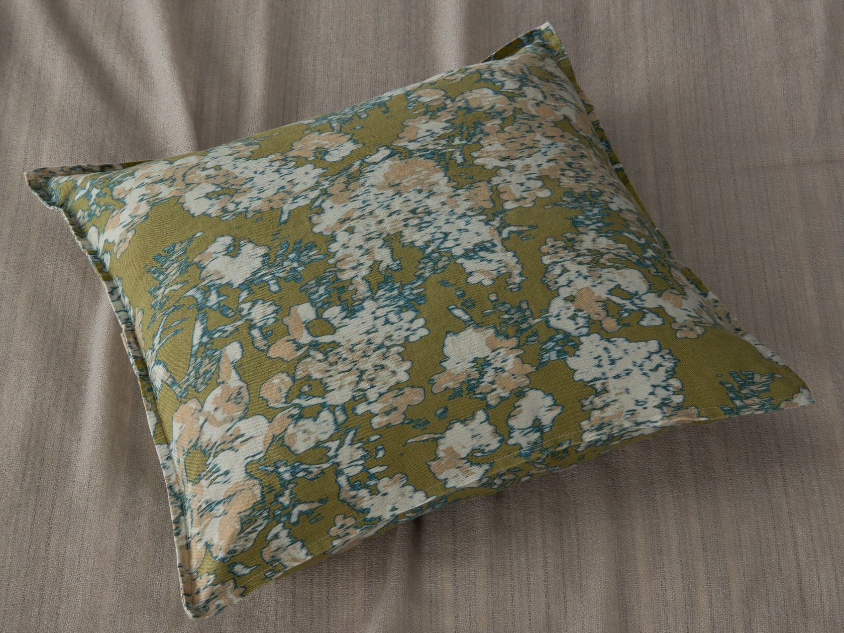 New Society Limonta textiles for the bedroom, living room, table and ...