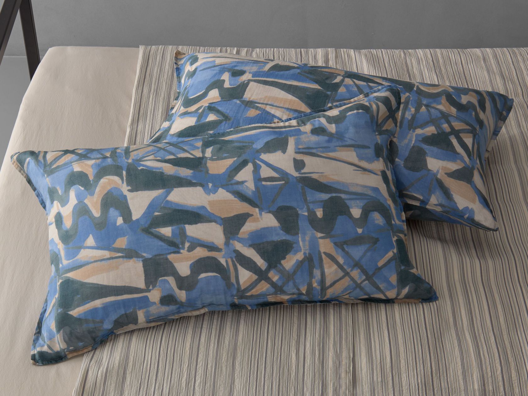 New Society Limonta textiles for the bedroom, living room, table and ...