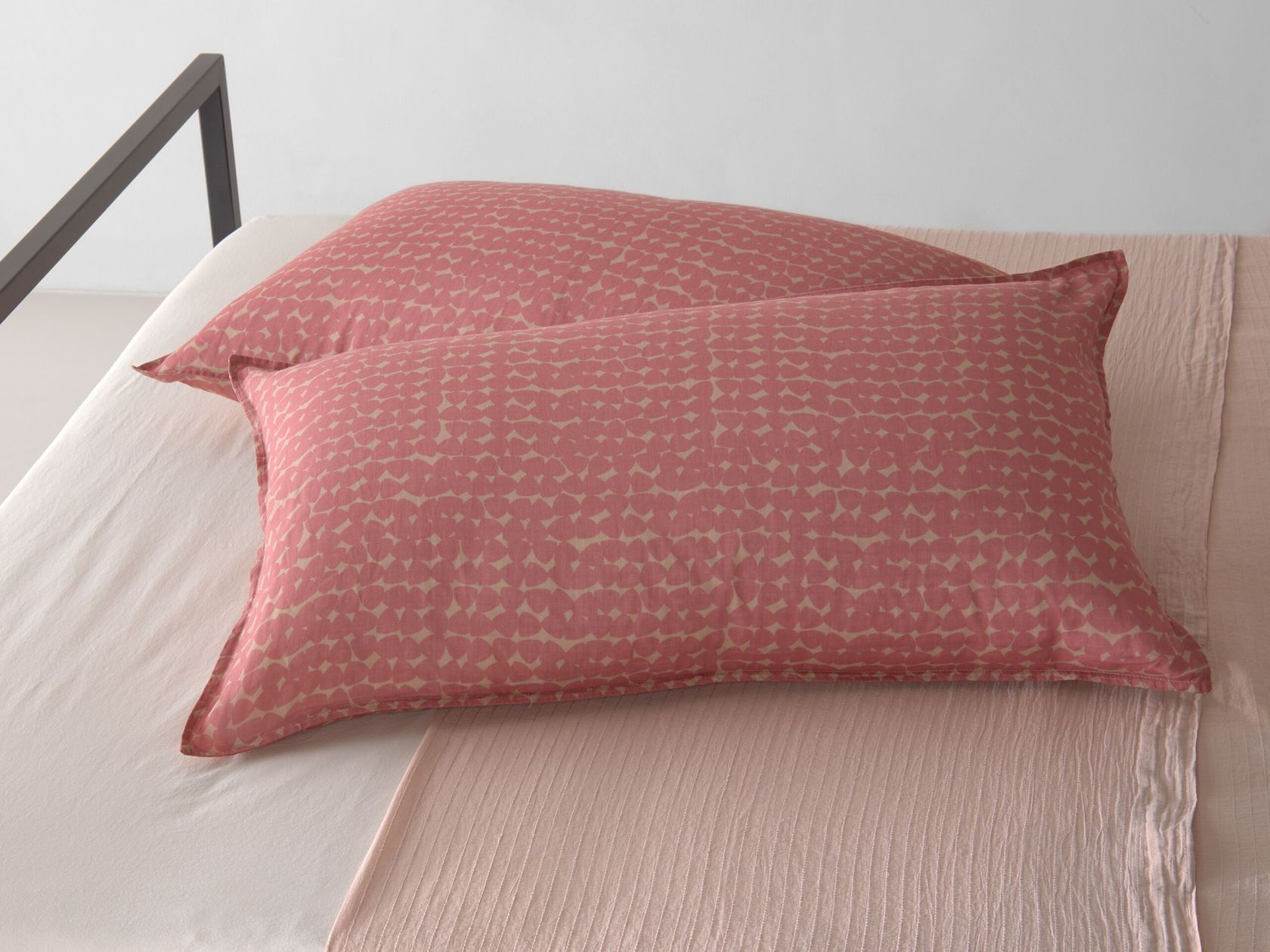 New Society Limonta textiles for the bedroom, living room, table and ...