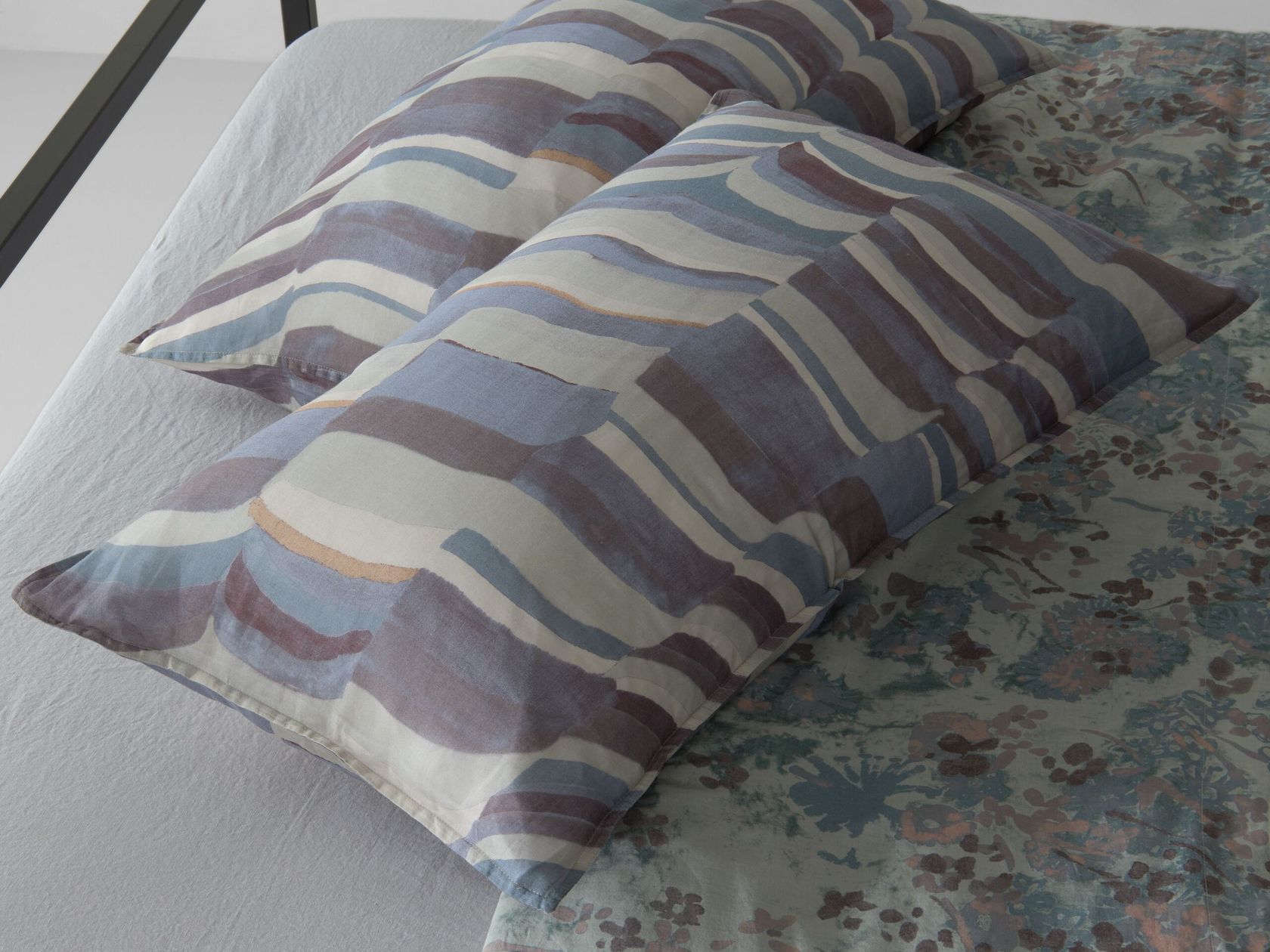 New Society Limonta textiles for the bedroom, living room, table and ...