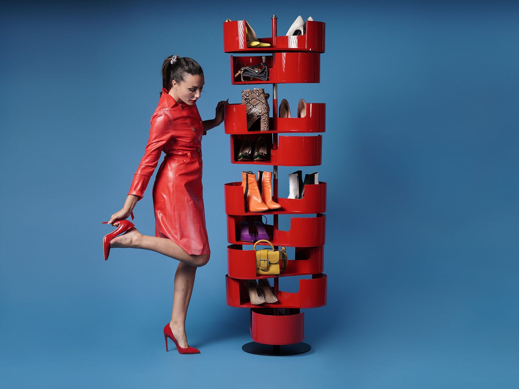 INFINITY Retail display unit By SoldiDesign