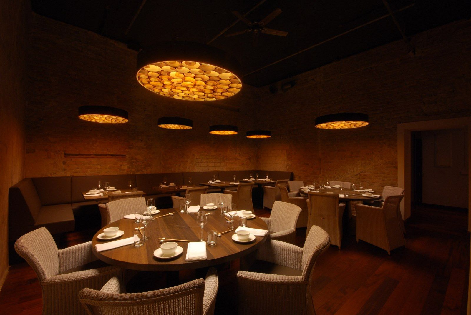 SPIRO Handmade wood veneer pendant lamp By LZF | design Remedios Simón