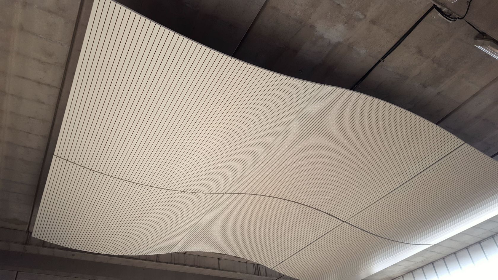 WAVE Ceiling panels By Stefani