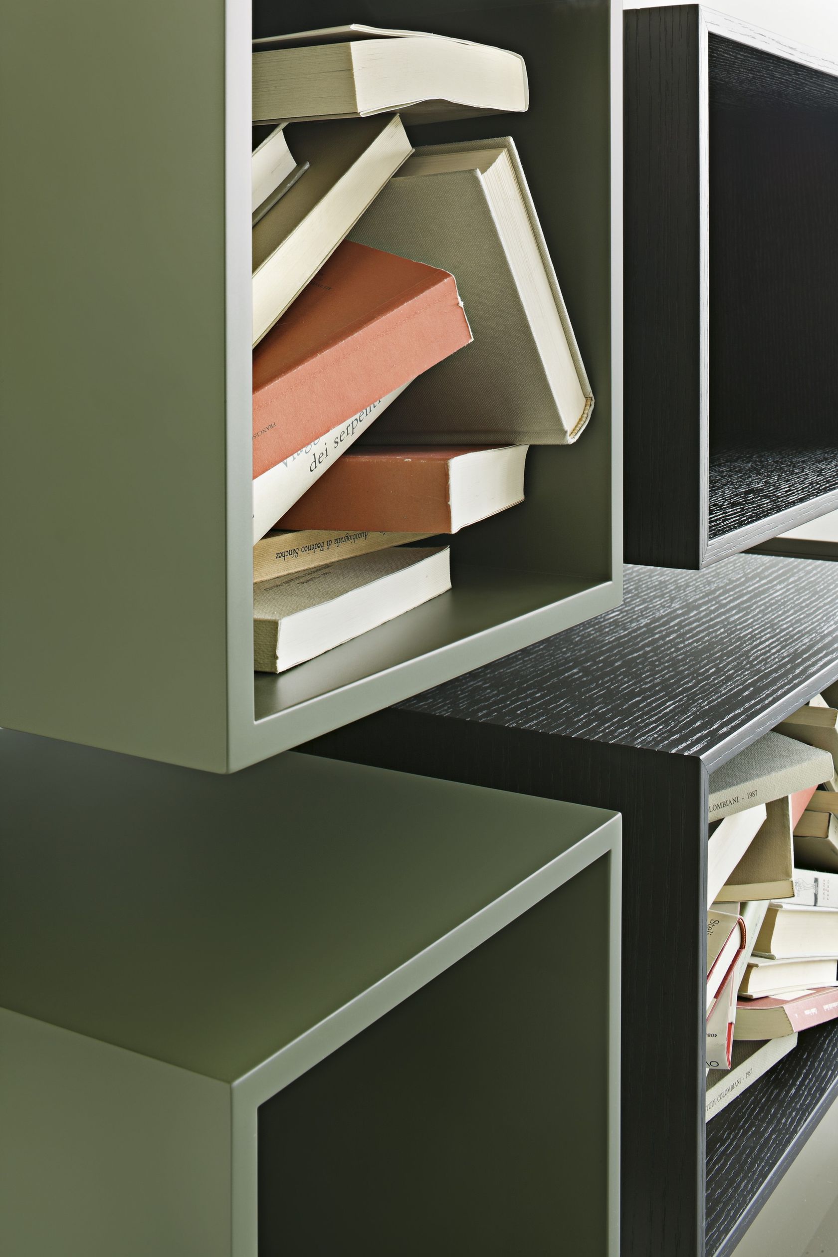 T030 | Bookcase By Lema design Piero Lissoni