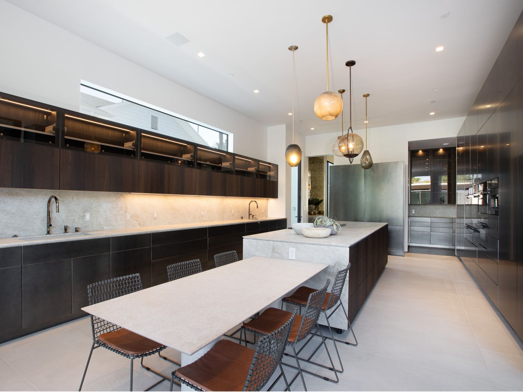 T30 | Kitchen with push to open doors By TM Italia Cucine