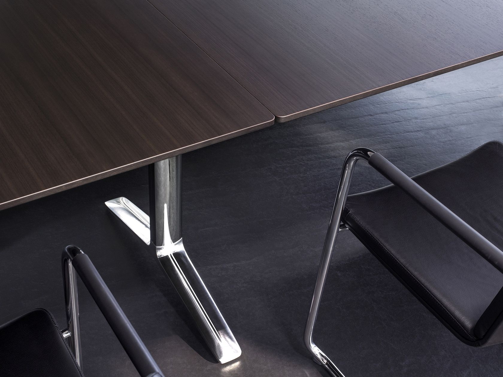 TALK | Oval meeting table By RENZ design Jehs+Laub