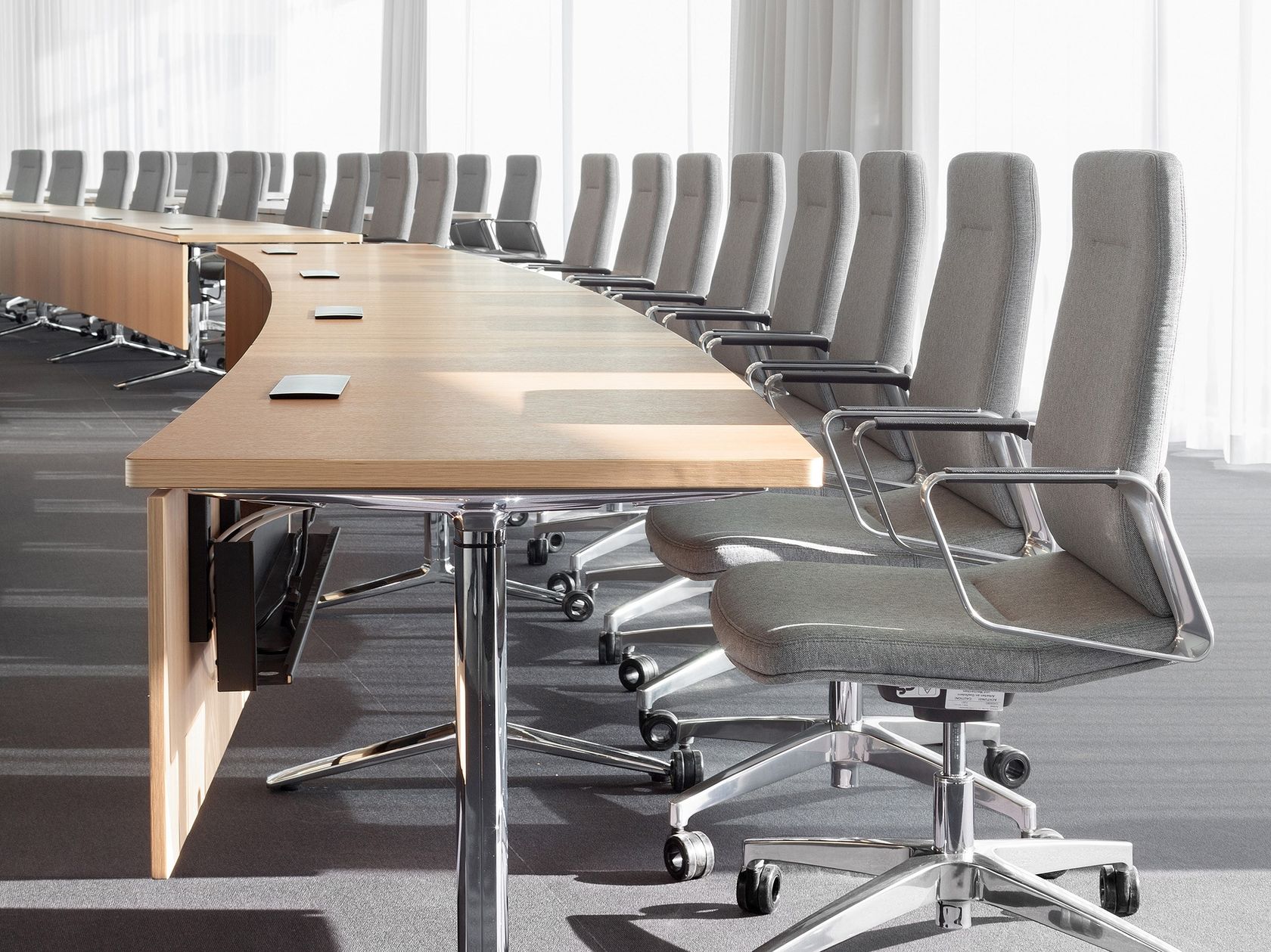 TALK Wooden meeting table By RENZ | design Jehs+Laub