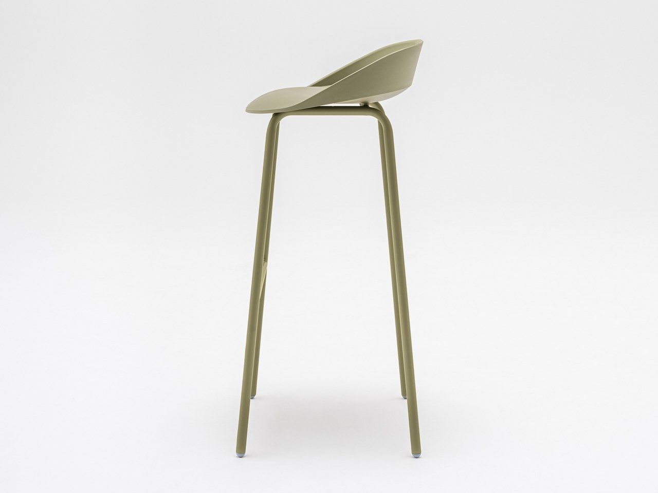 TEAM Polypropylene stool with footrest By MDD | design Dirk Winkel