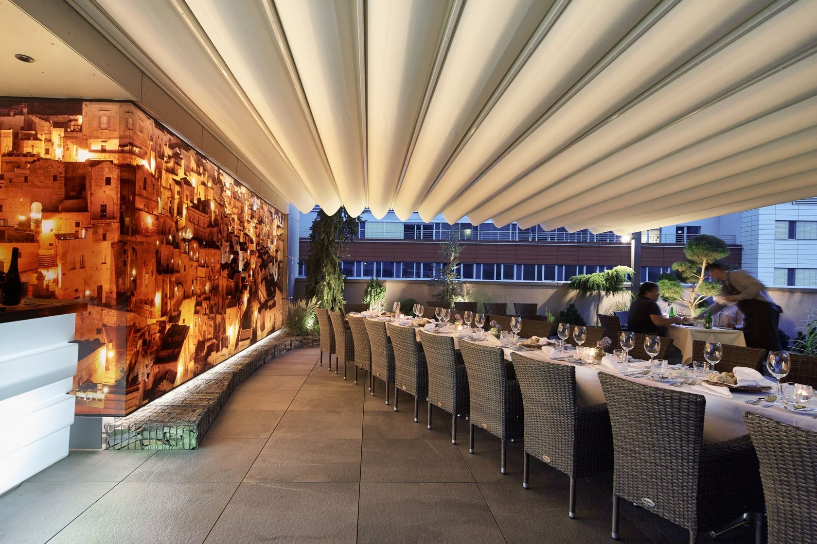 Terrassenüberdachung aus Aluminium mit Faltdach TECNIC EVO By PRATIC F ...