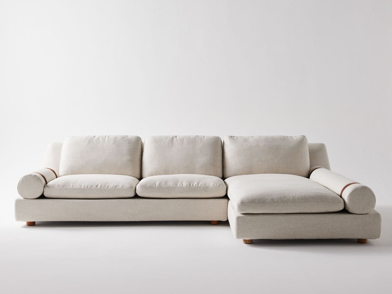 Nube sofas, armchairs and coffee tables designed by Carlo Colombo