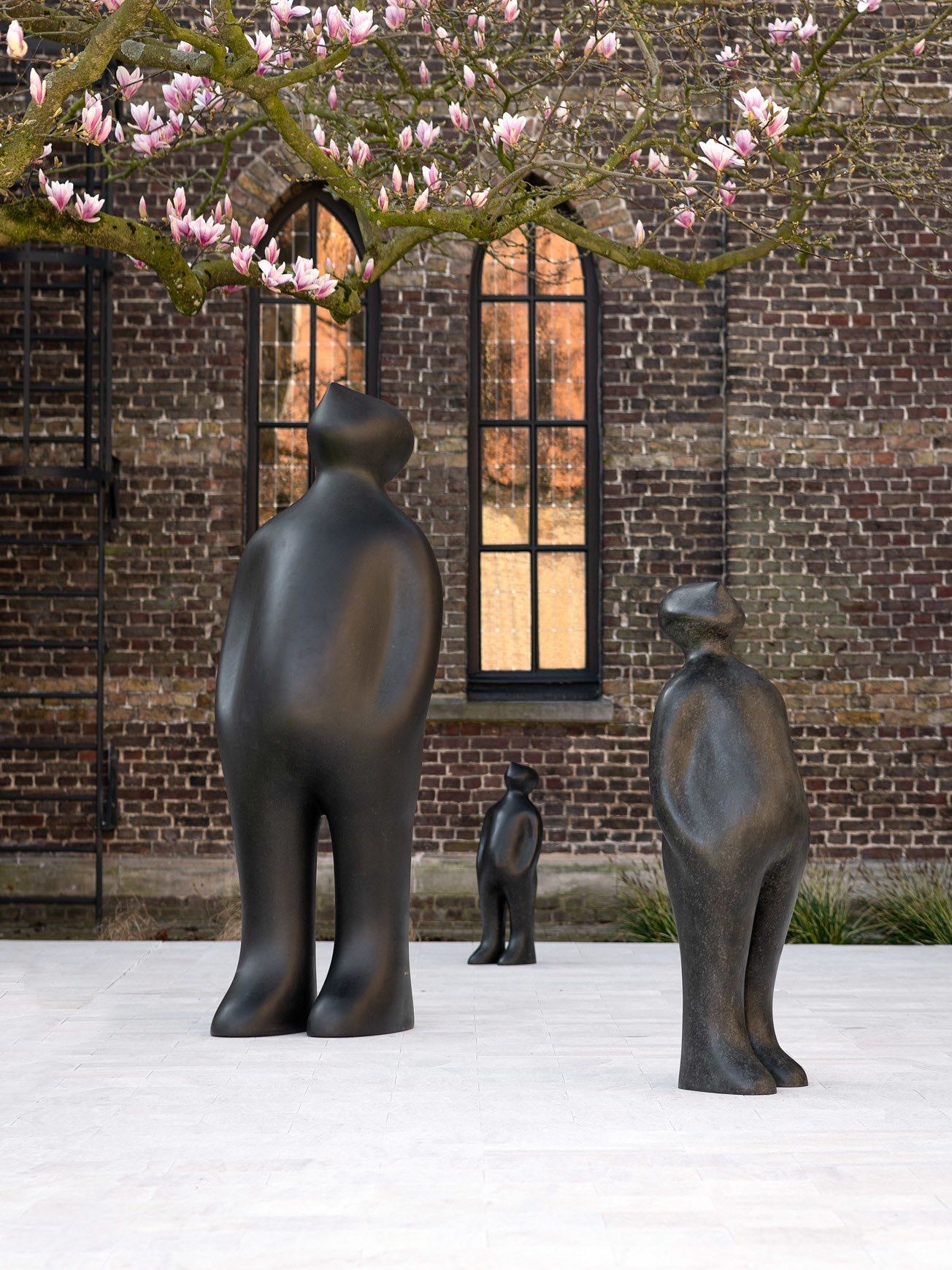 THE VISITOR BRONZE Bronze sculpture By Gardeco Objects | design Guido Deleu