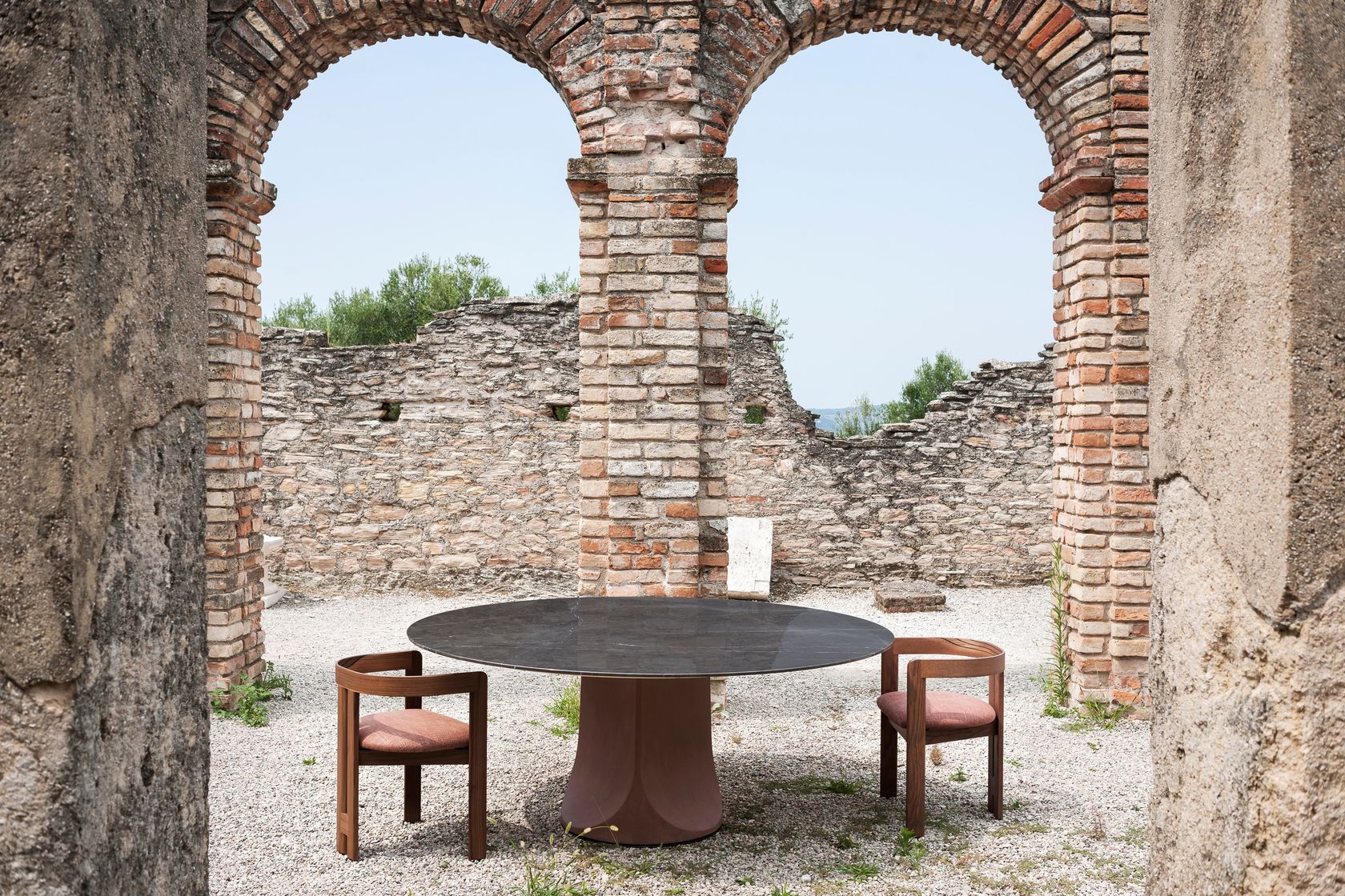 TOGRUL | Round table Round marble table By Tacchini | design Gordon ...
