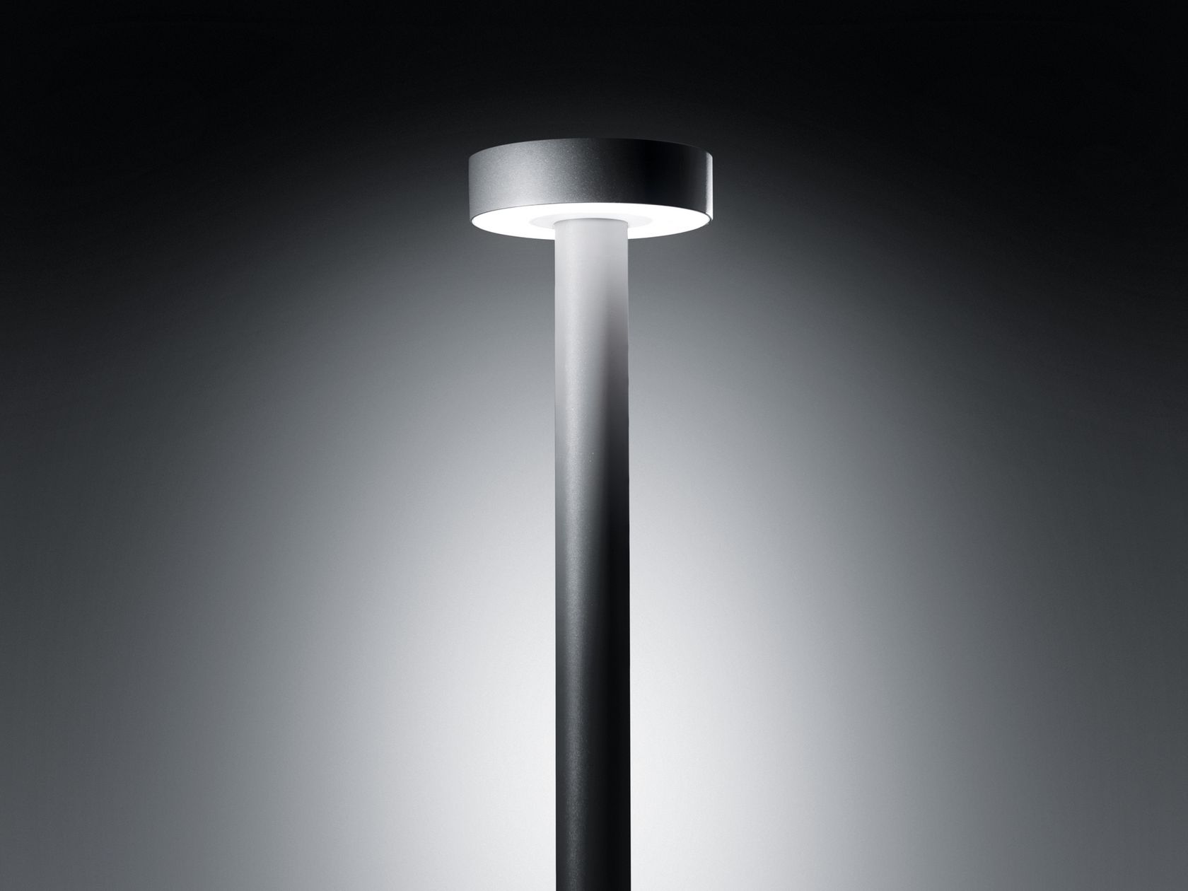 Garden lamp posts | LED, Solar, Lantern Style | Archiproducts