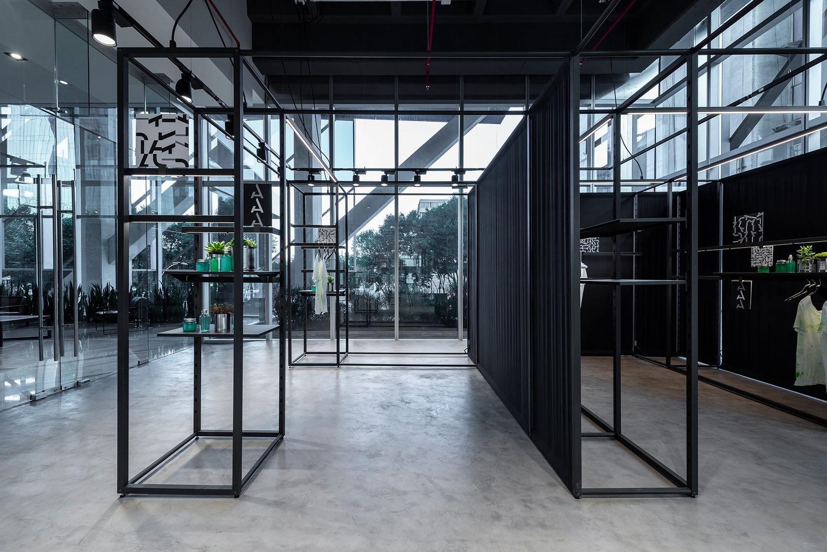 Modular retail display unit TONDOQUADRO By ALU