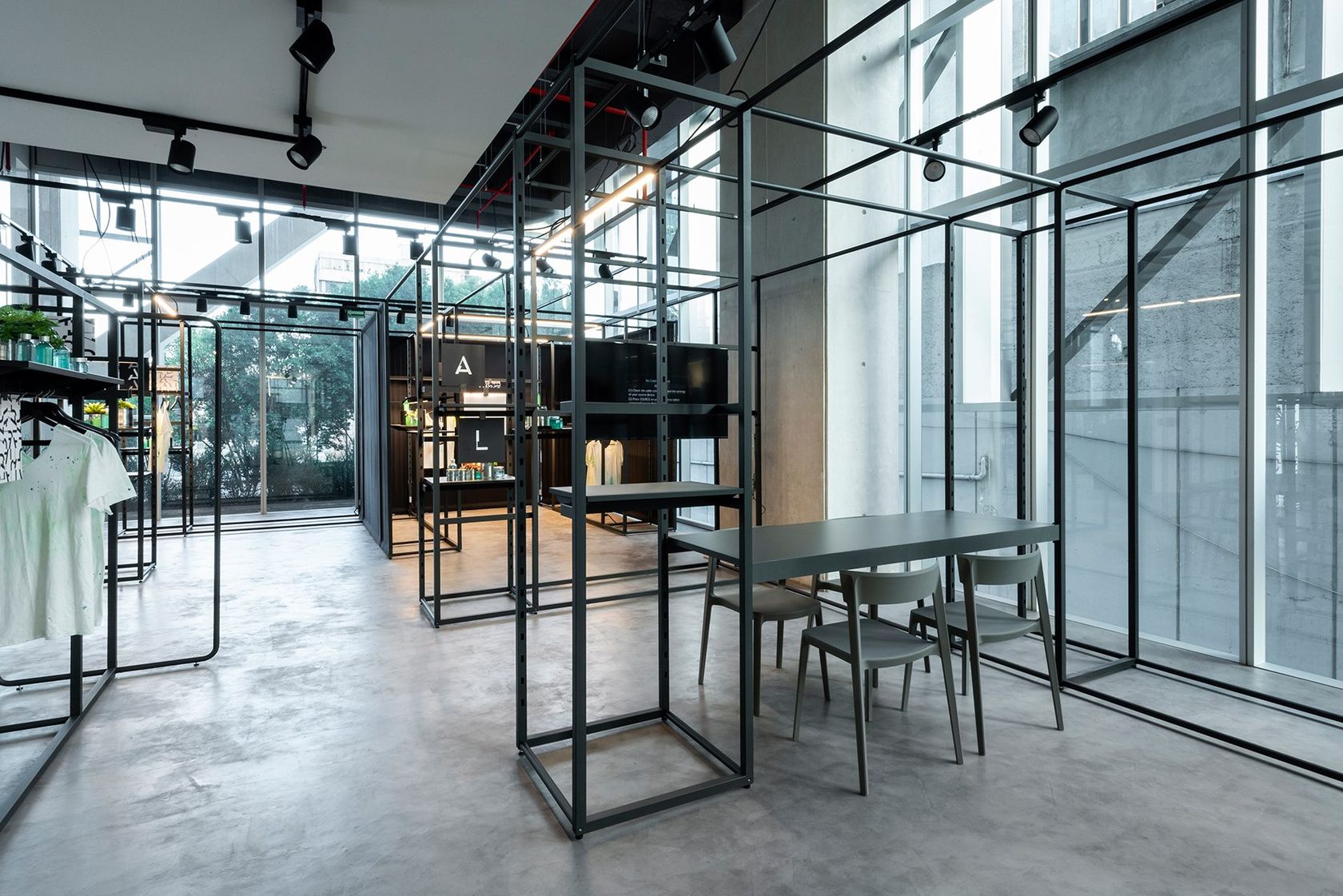 Modular retail display unit TONDOQUADRO By ALU