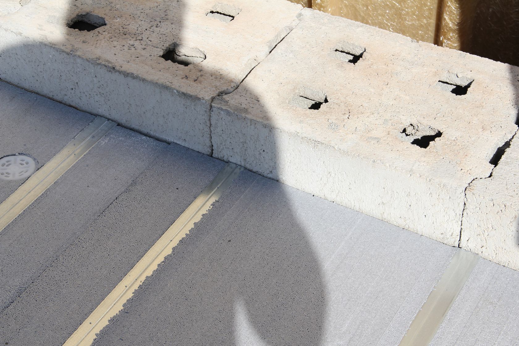 TOP THERMO FLOOR Dual waterproofing and thermal insulation system By ...