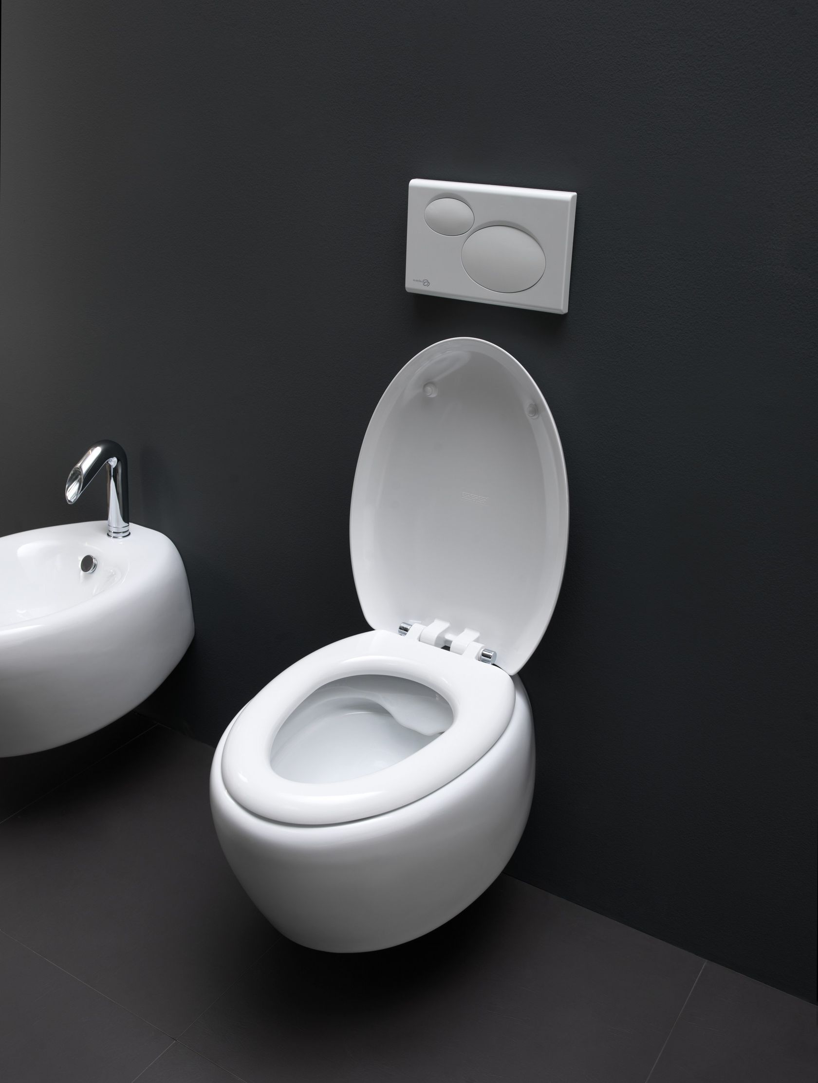 TOUCH | Wall-hung toilet By GSG Ceramic Design design Massimiliano Abati