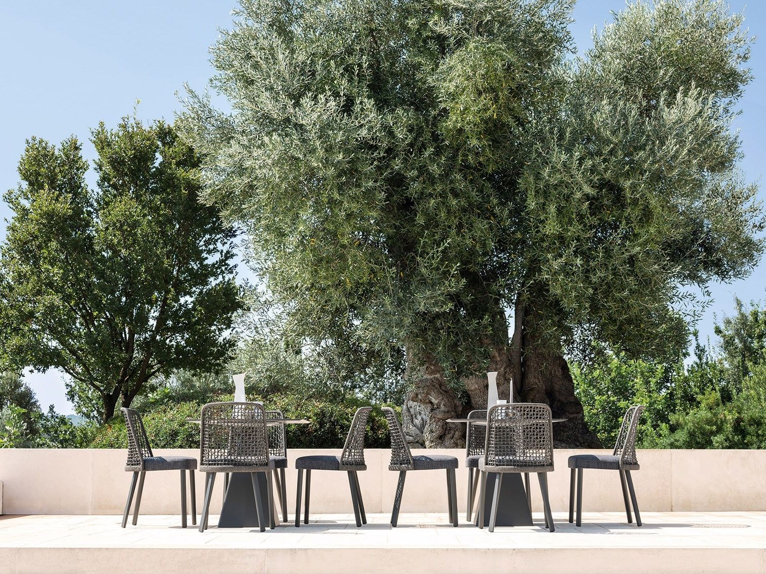 TOWER | Round table By Varaschin design Anki Gneib