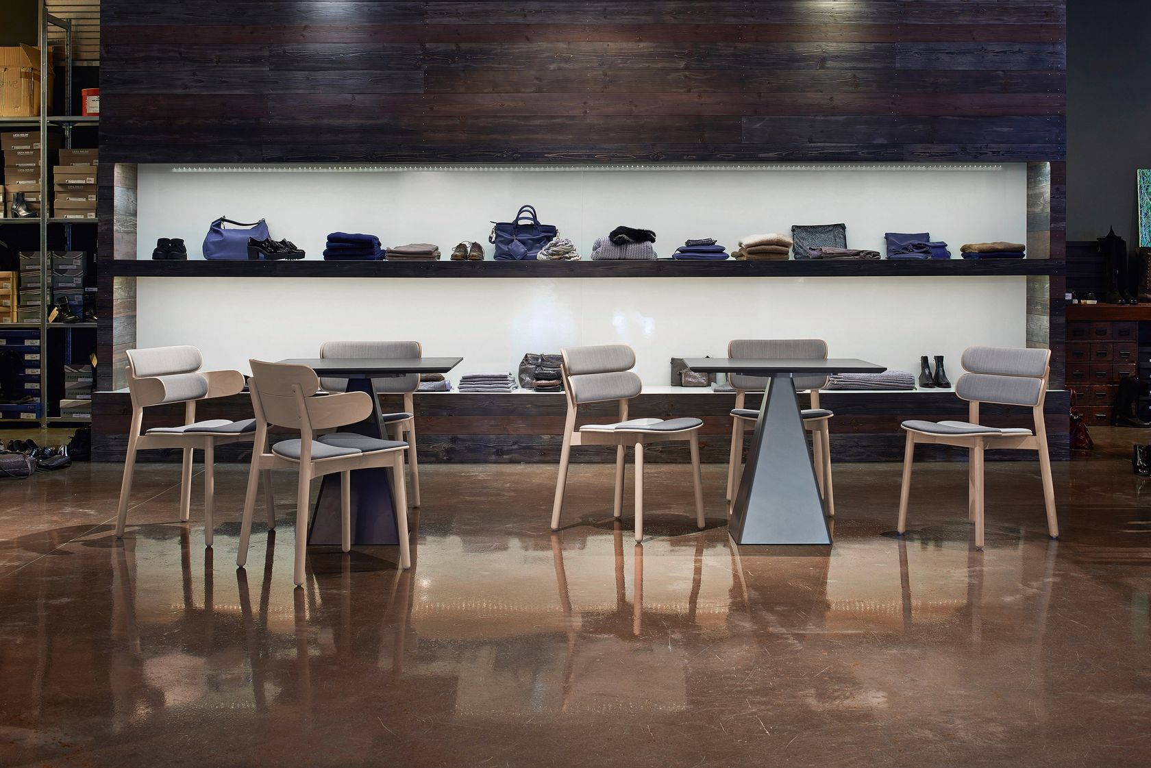 TOWER | Round table By Varaschin design Anki Gneib