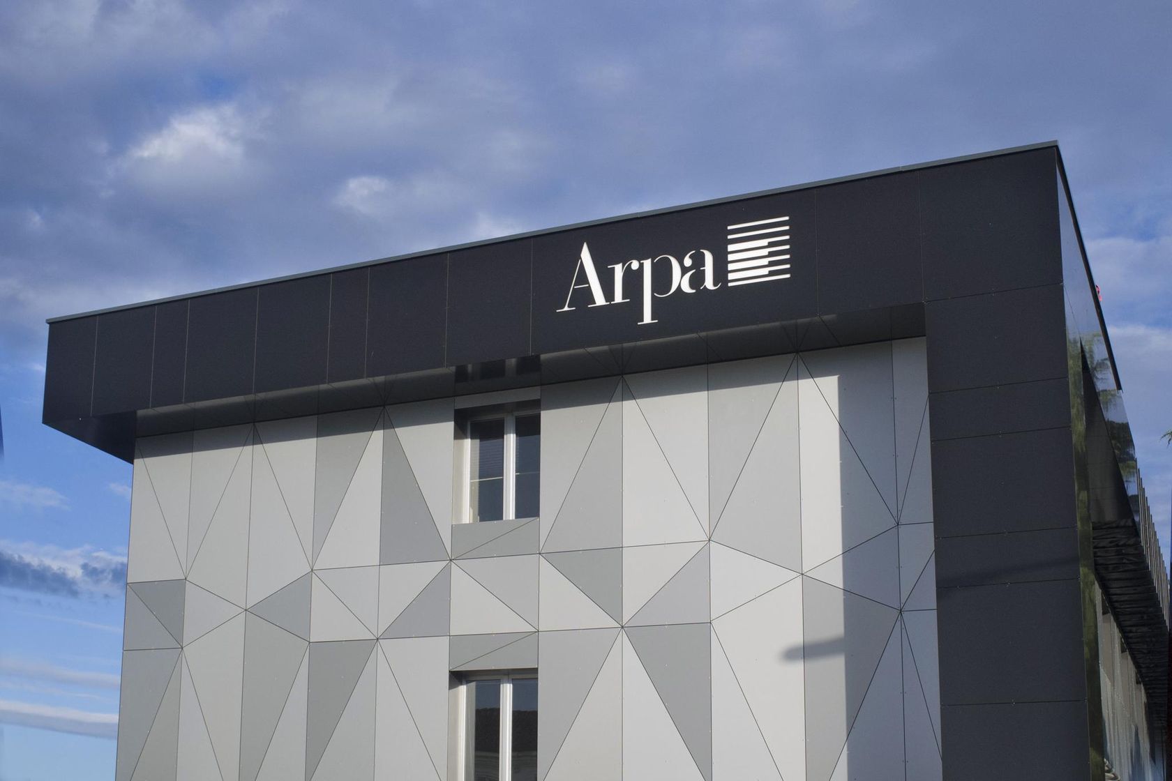 TRESPA® METEON® METALLICS Panneau pour façade en HPL By TRESPA ...