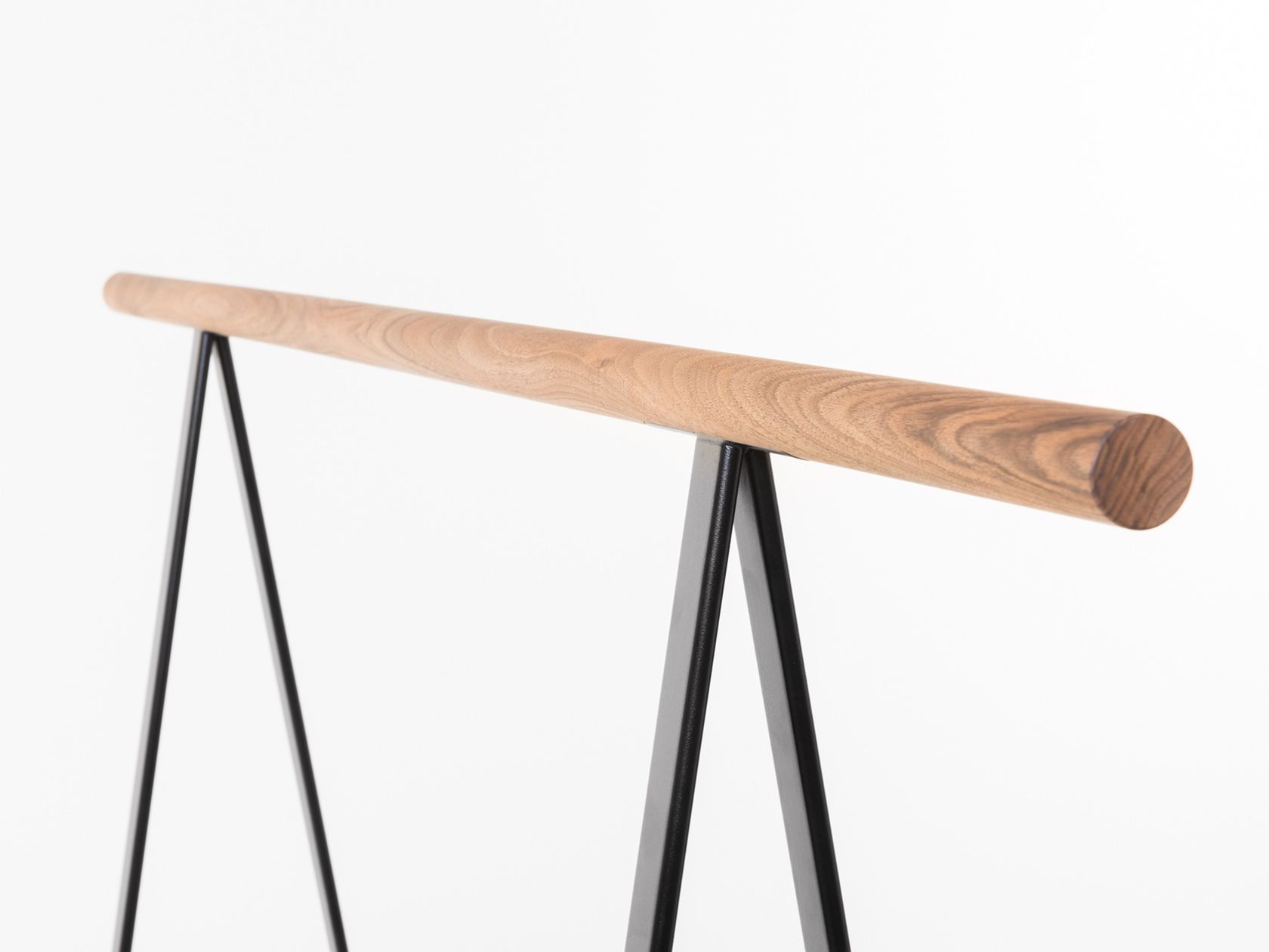 TRIANGLE | Coat stand By PIKKA design RAKETA - Katjusa Kranjc & Rok Kuhar