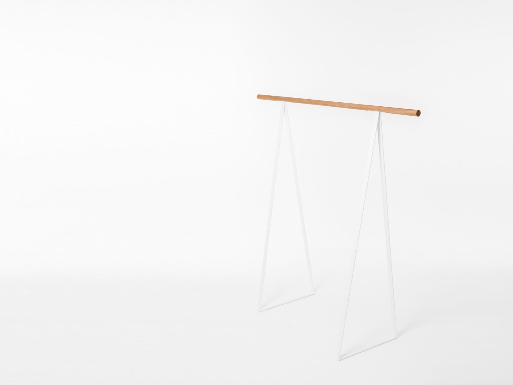 TRIANGLE | Coat stand By PIKKA design RAKETA - Katjusa Kranjc & Rok Kuhar
