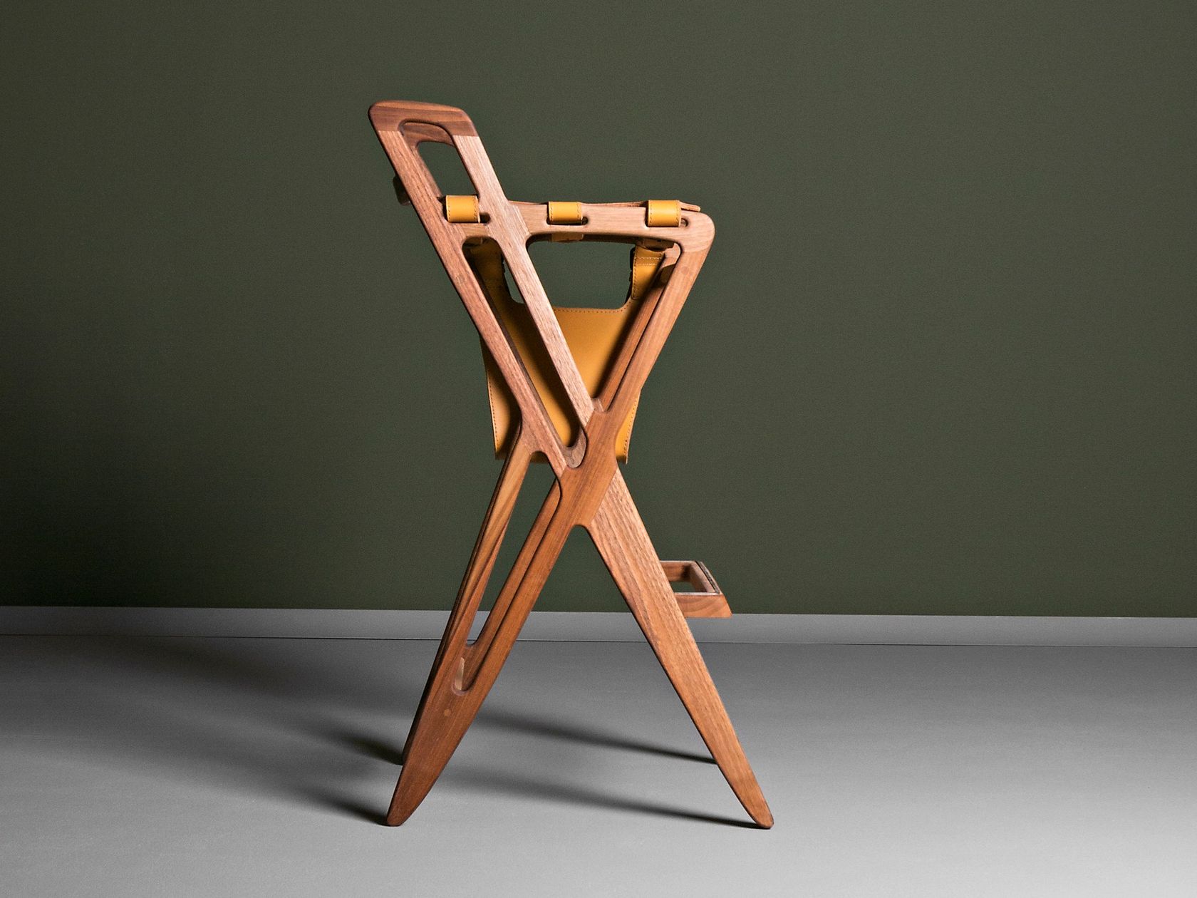 TRIANGLE | Stool By HOOKL und STOOL design Aleksandar Ugresic