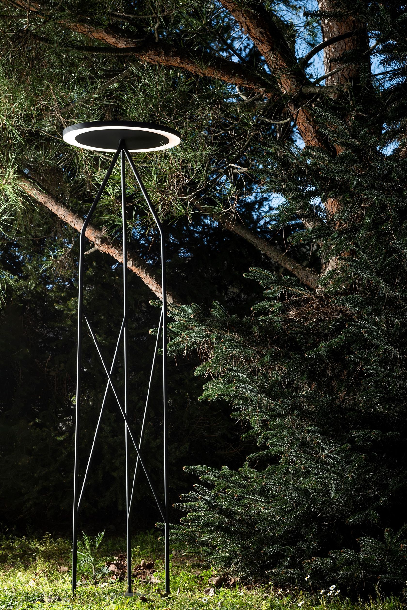 TRILIX Floor lamp By Artemide