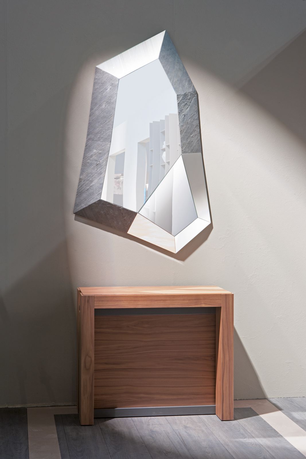 Specchio da parete con cornice TRIXY By Ozzio Italia design Marco Pozzoli