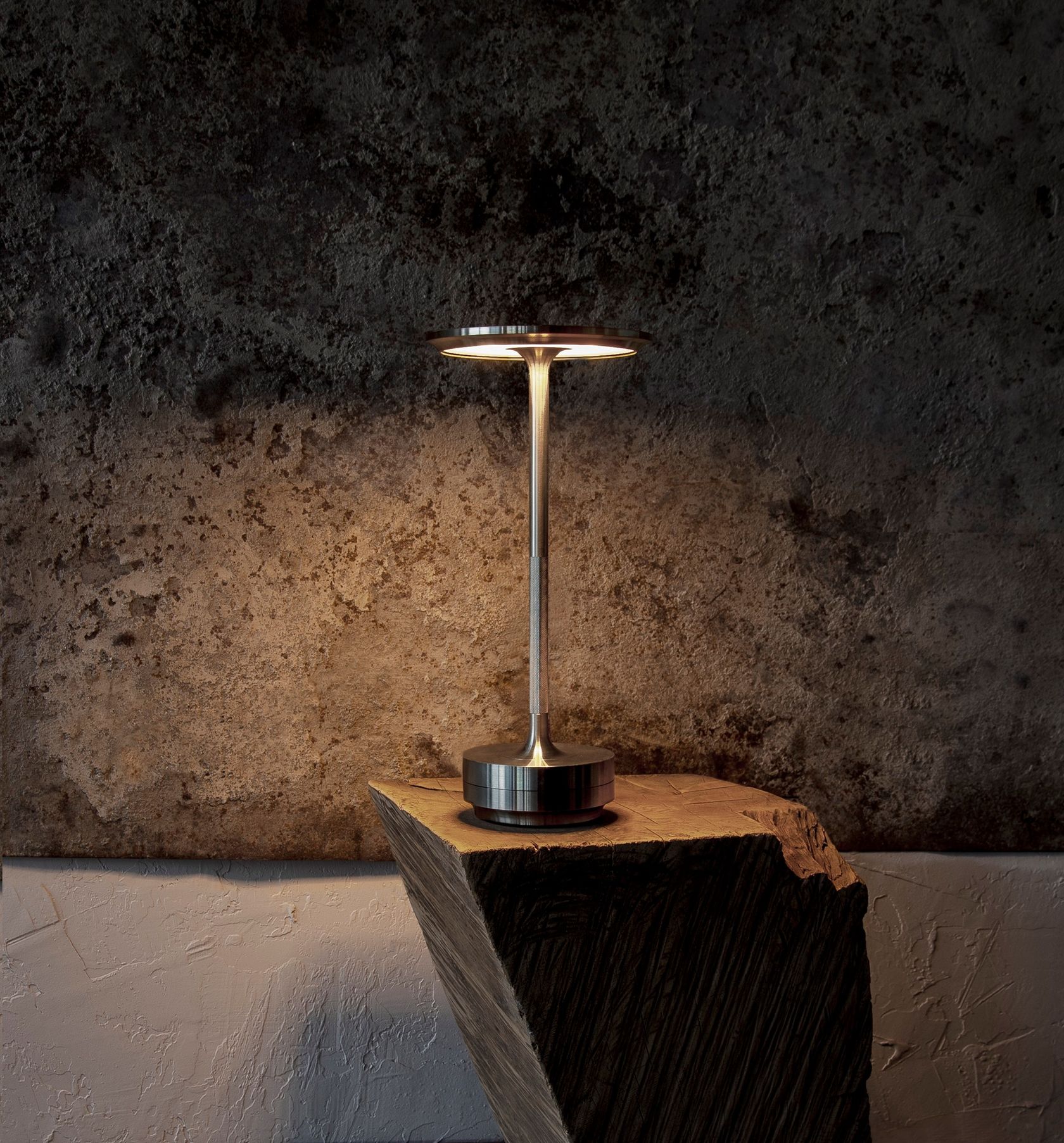 TURN STAINLESS STEEL Table lamp By Ambientec | design Nao Tamura