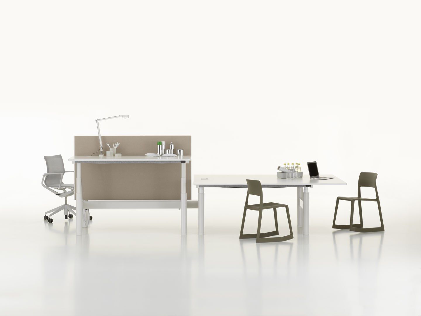 TYDE 2 Height-adjustable office desk By Vitra | design Ronan & Erwan ...