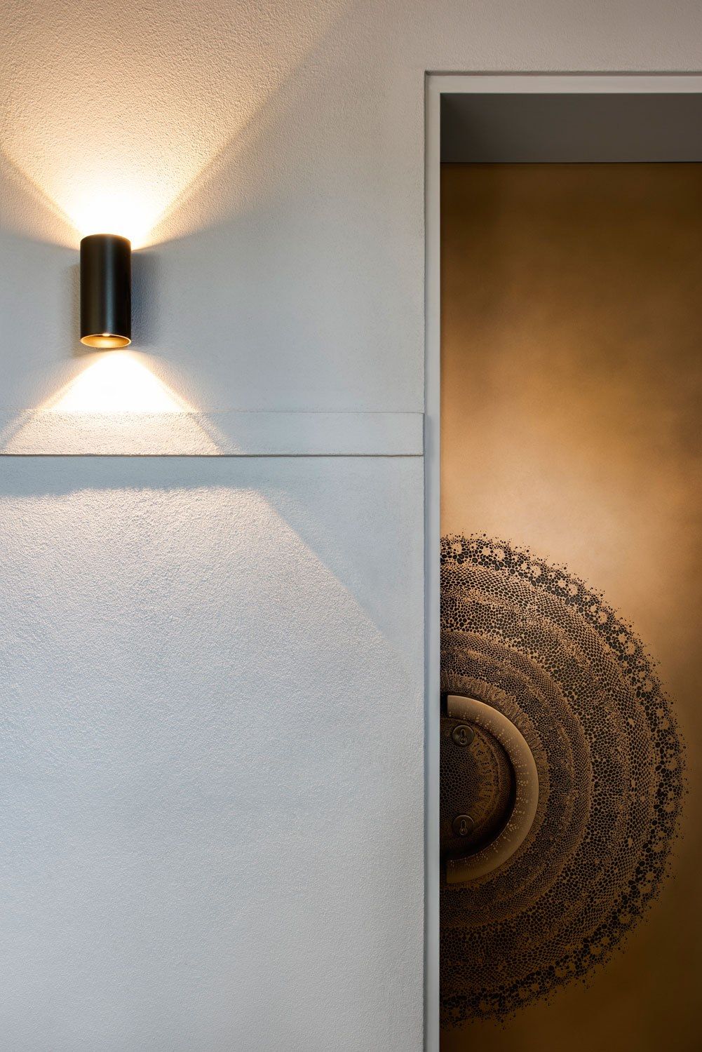 ULTRA X | Outdoor wall Lamp By Delta Light