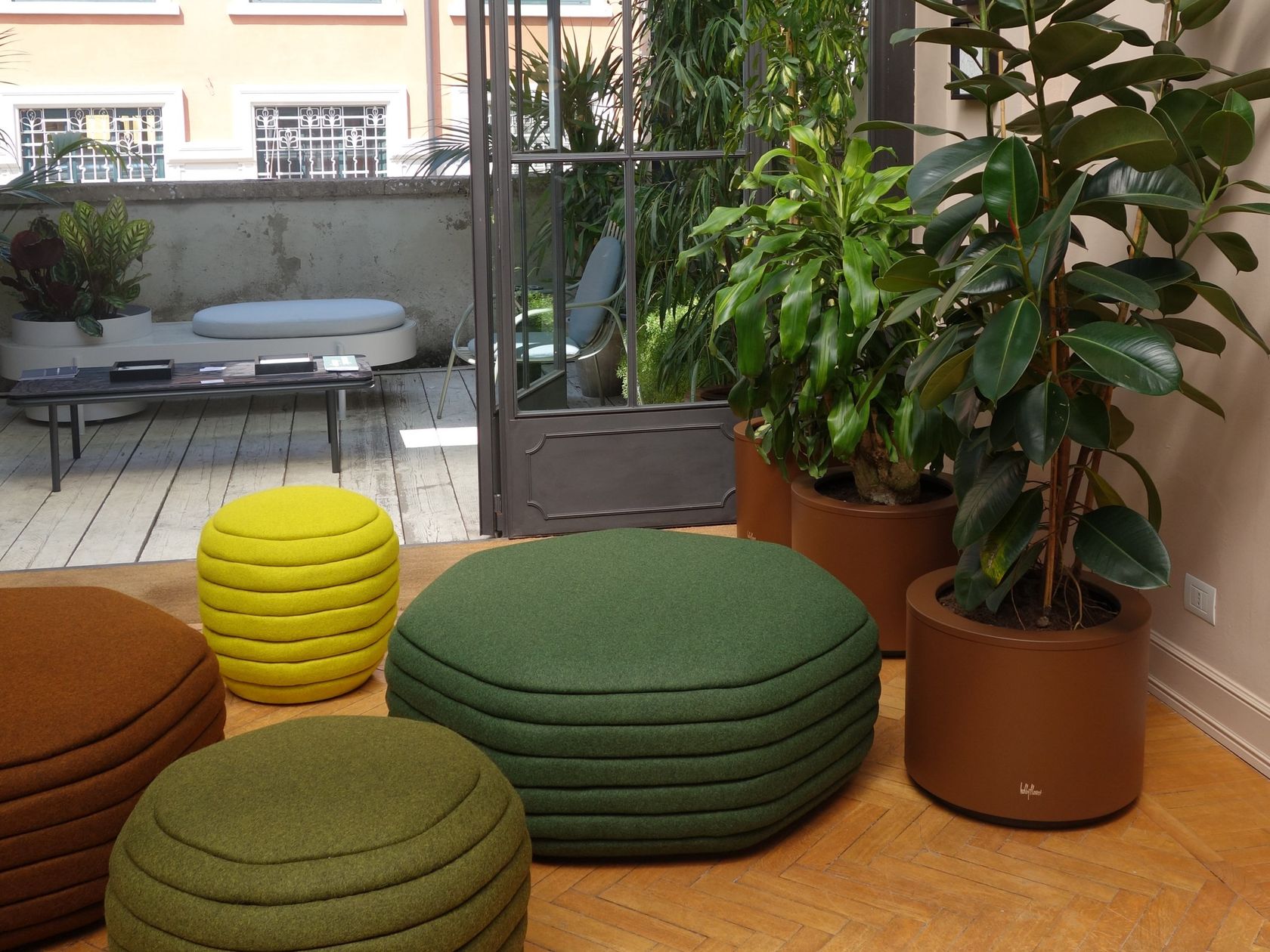URBAN | Round plant pot Low round stainless steel plant pot with ...