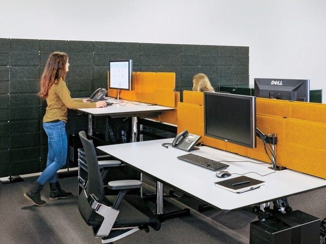 Sound absorbing polyester workstation screen USM PRIVACY PANELS By USM