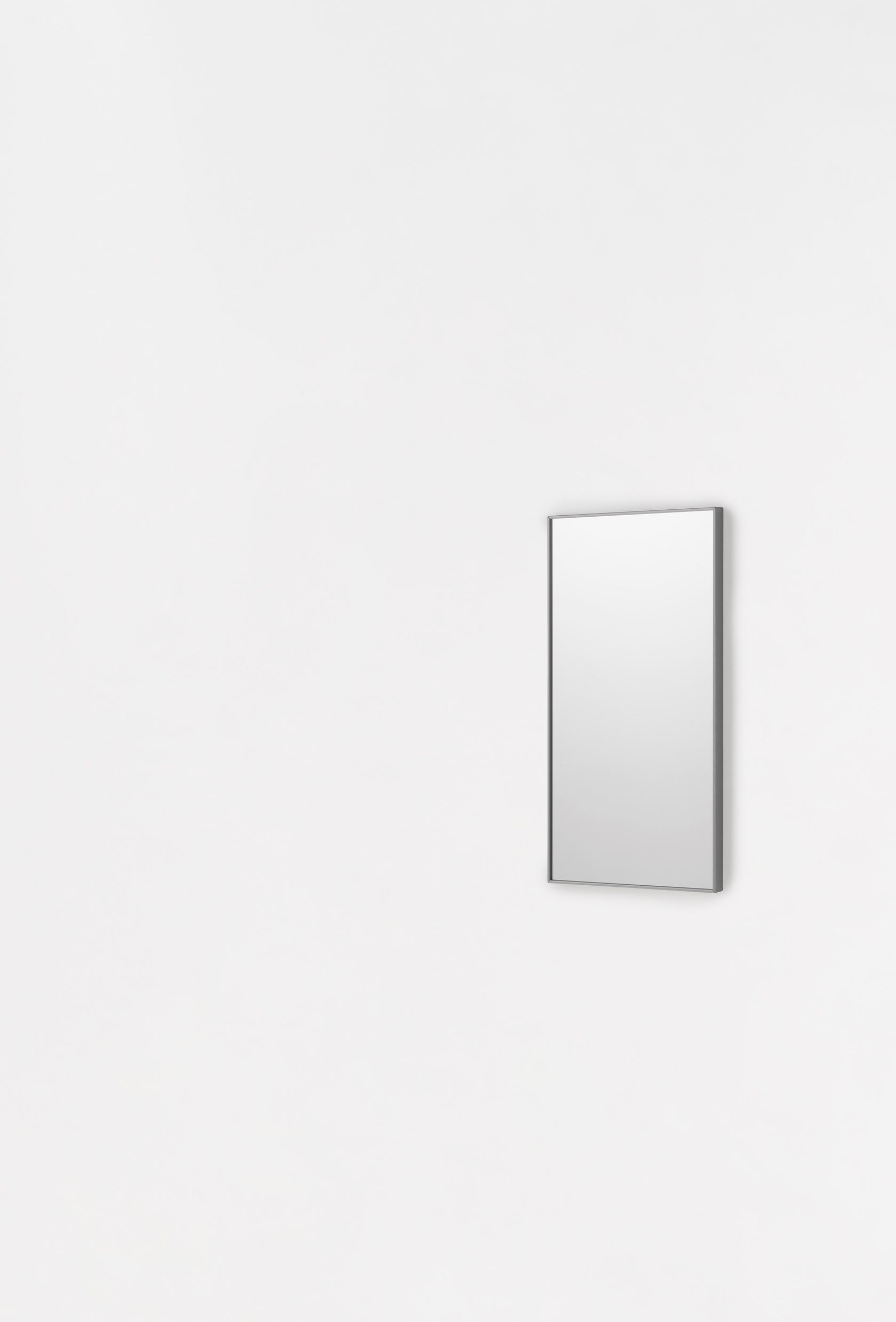 UTE MINIMAL Mirror By Casamania & Horm
