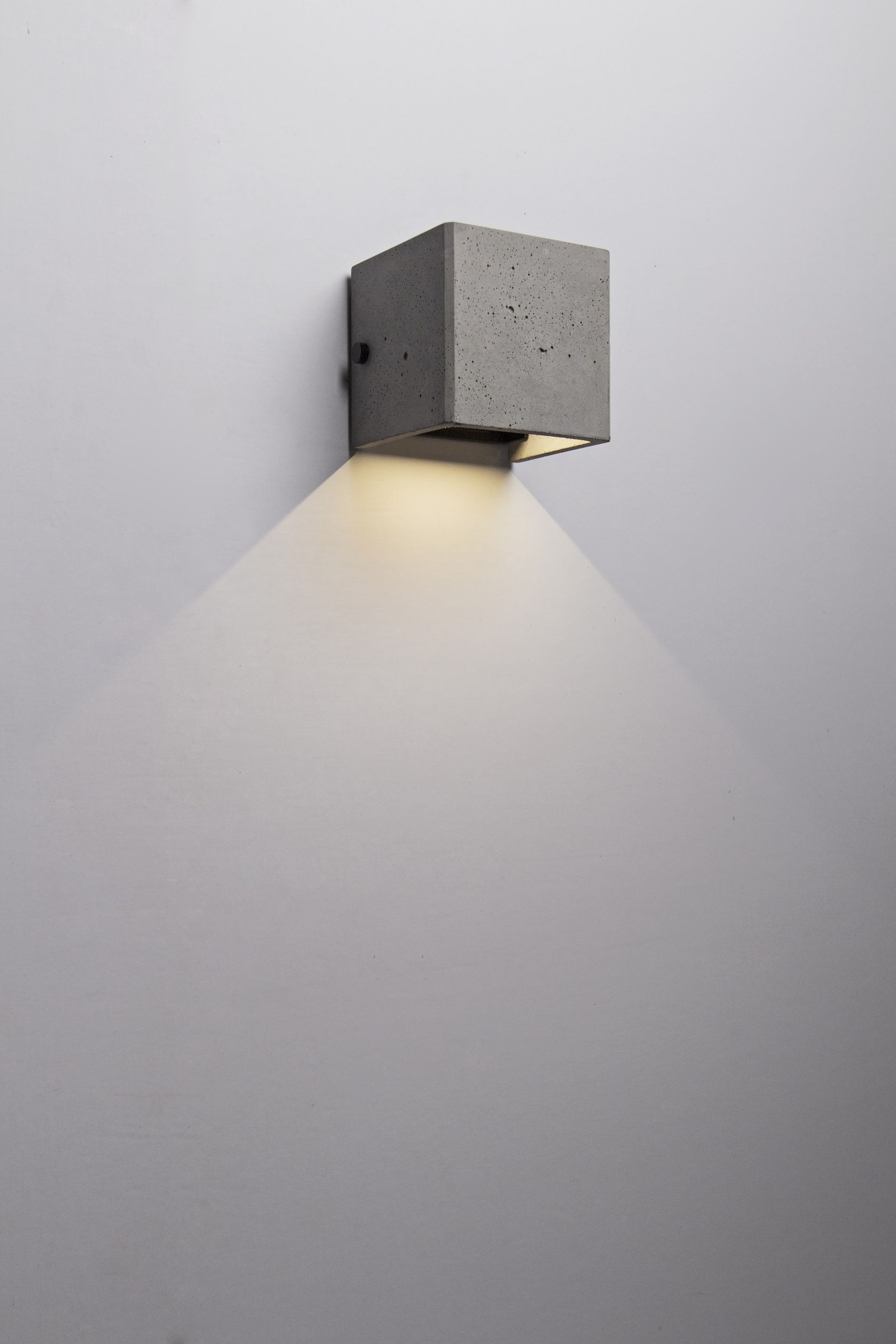 LED concrete wall light V By Bentu Design