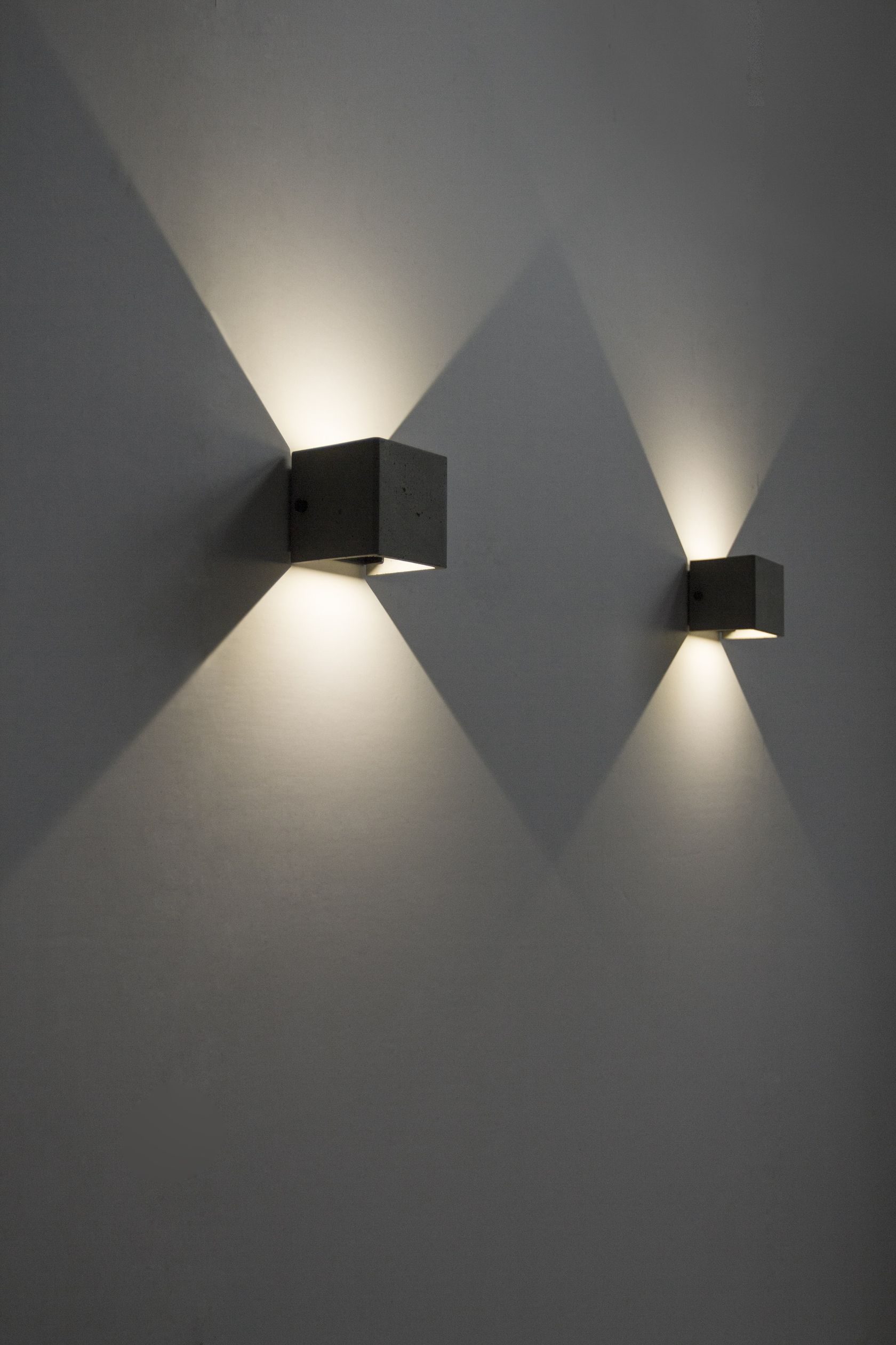 LED concrete wall light V By Bentu Design