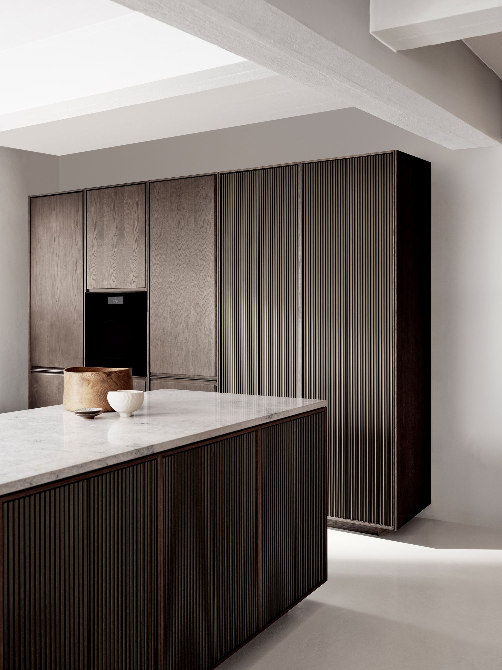 V2 | Fitted kitchen Oak fitted kitchen By Vipp