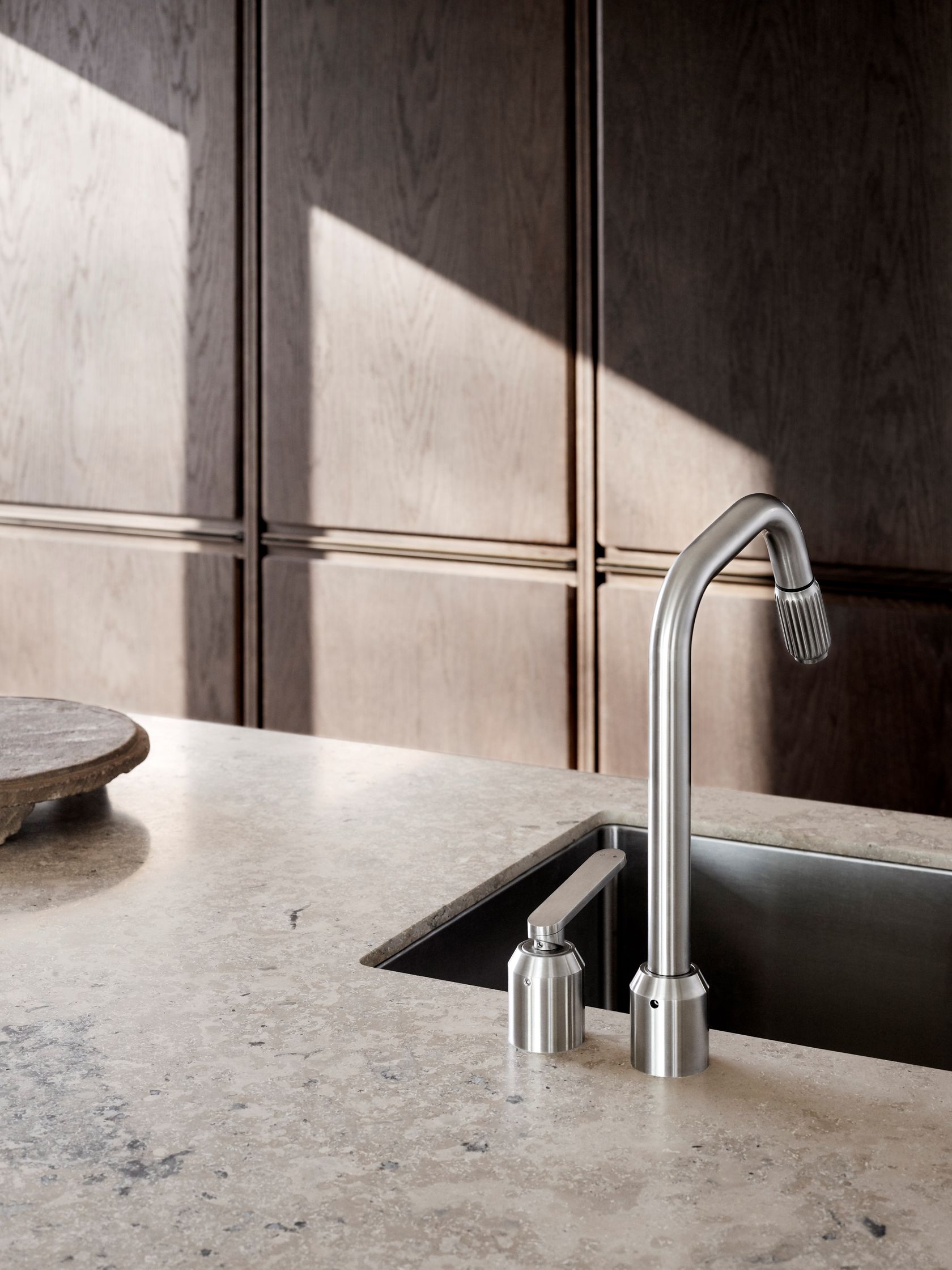 V2 | Fitted kitchen Oak fitted kitchen By Vipp