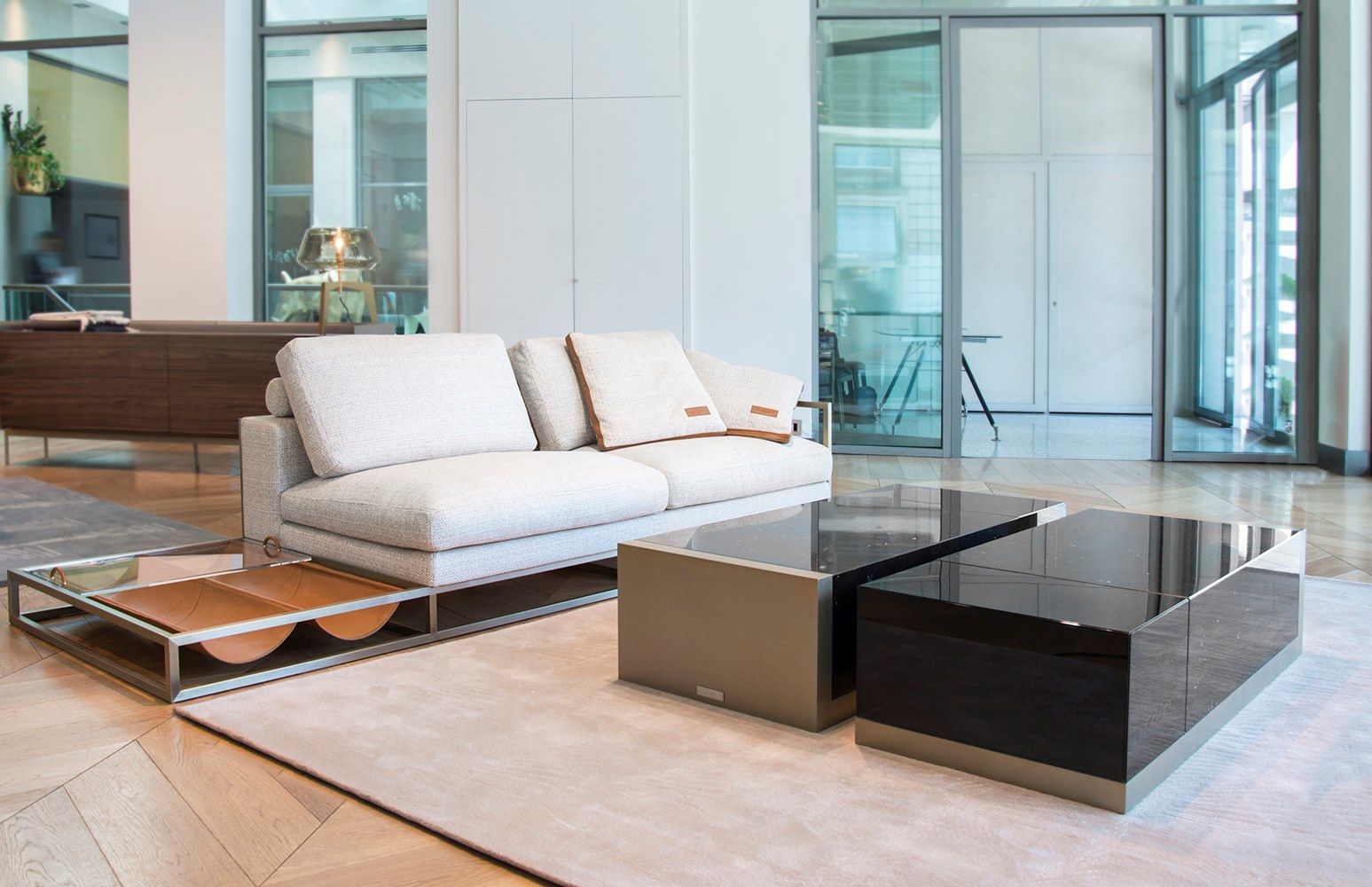 V226 | Coffee table Rectangular marble coffee table By Aston Martin