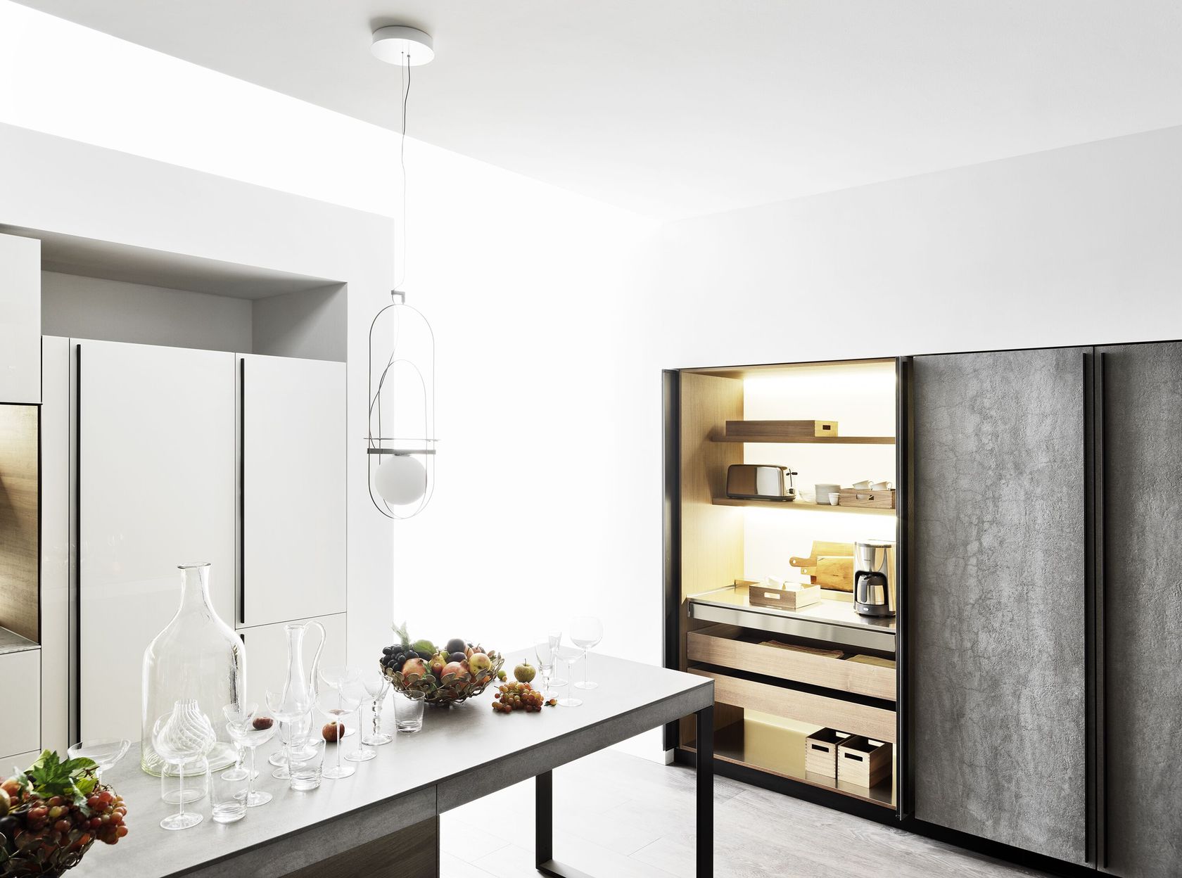 LOGICA CELATA VITRUM GLOSSY Glass kitchen without handles with island By Valcucine | design ...